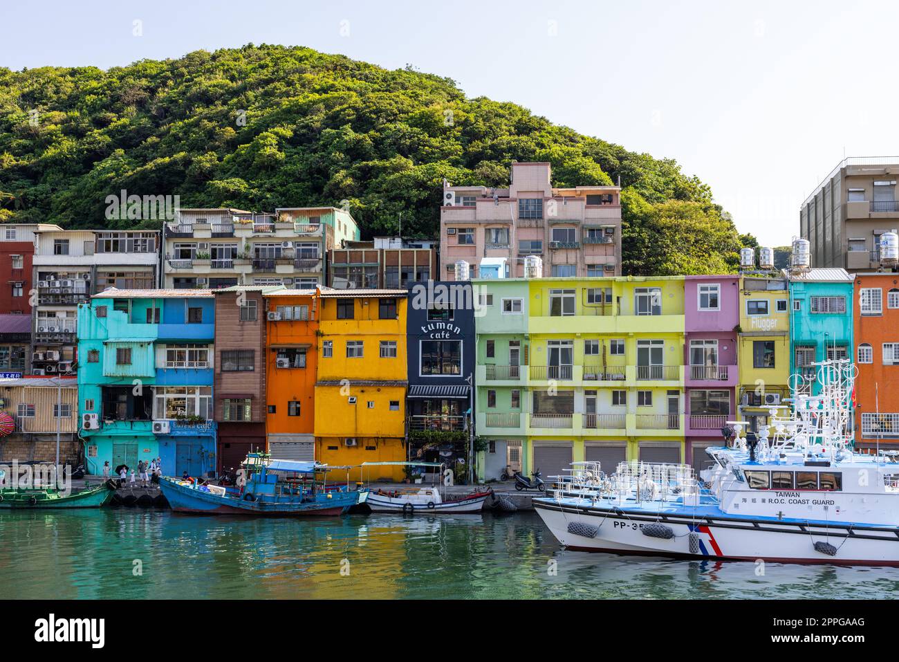 Keelung mountain bay fishing boat hi-res stock photography and images ...