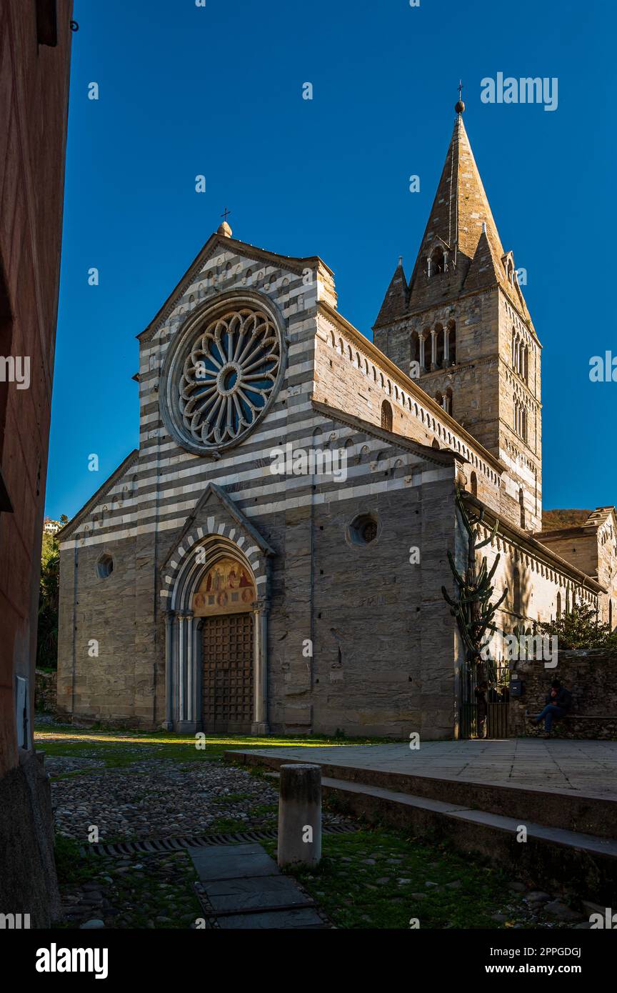 Fieschi Abbey in Liguria Stock Photo - Alamy