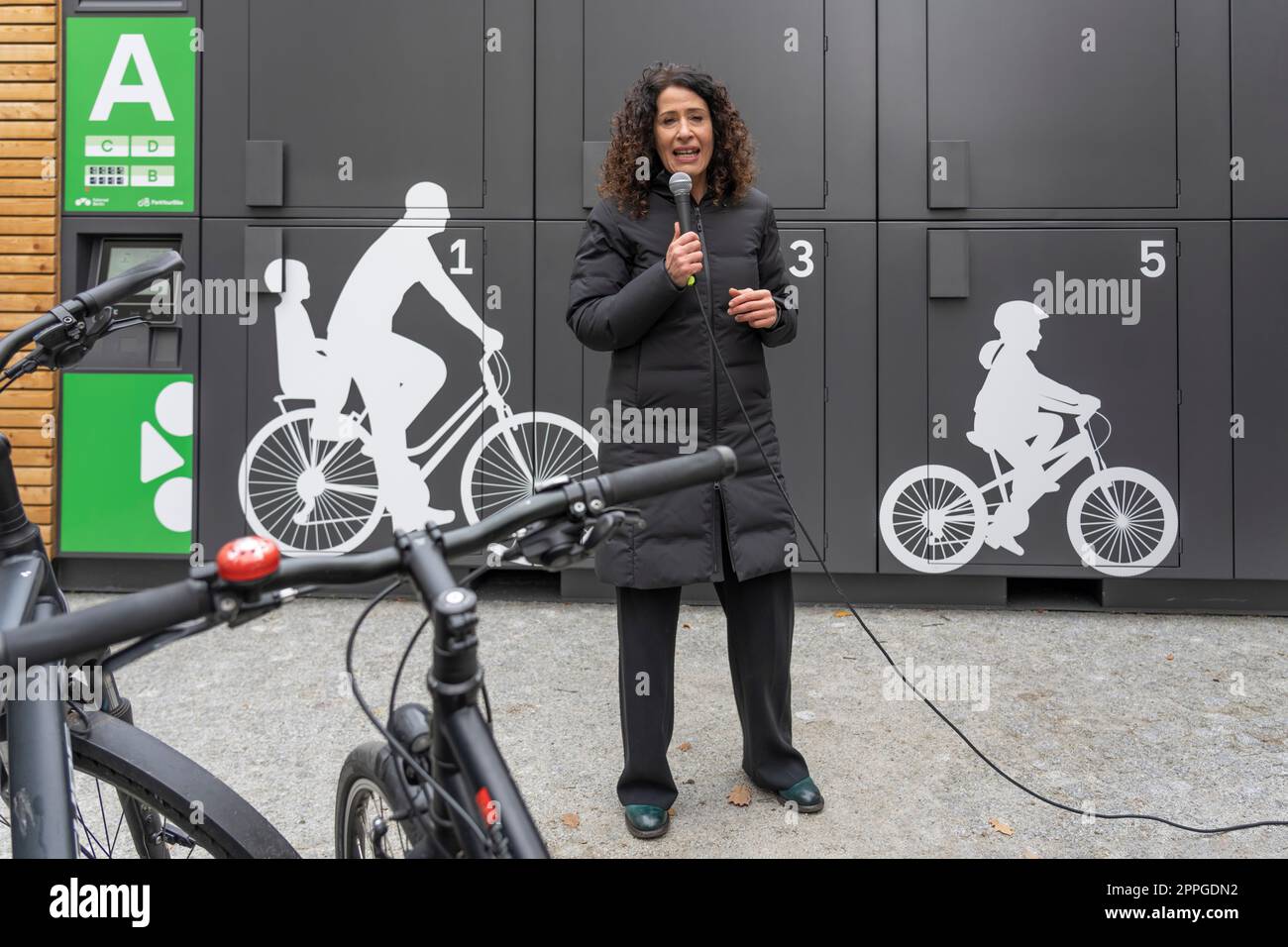 Mobility Senator Bettina Jarasch (BÃ¼ndnis 90/Die GrÃ¼nen) at the ...