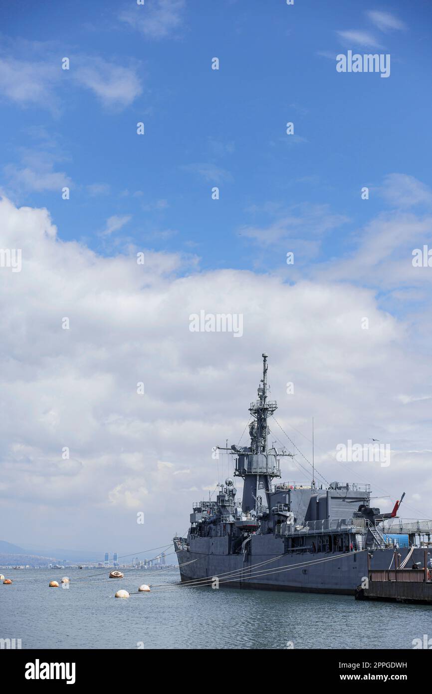 Modern warship hi-res stock photography and images - Alamy