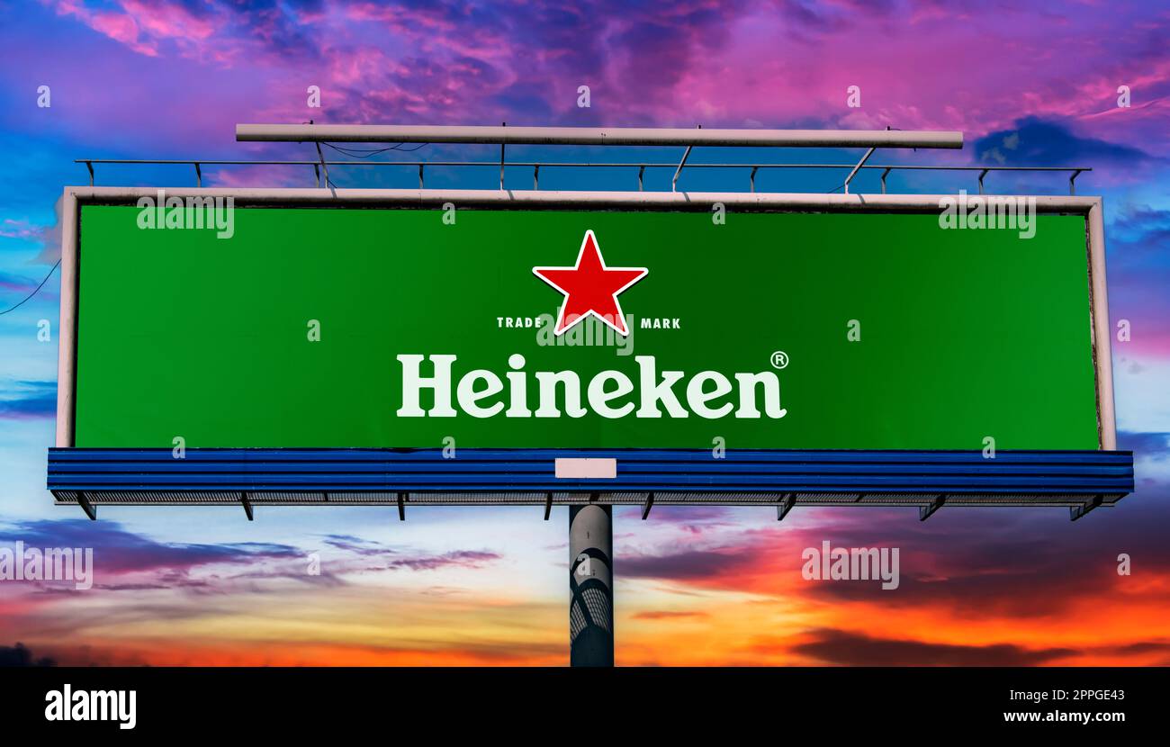 Heineken logo hi-res stock photography and images - Alamy