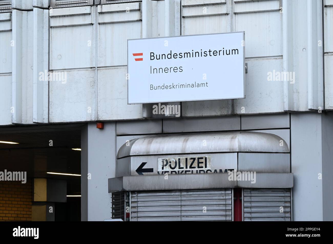 Federal police of austria hi-res stock photography and images - Alamy