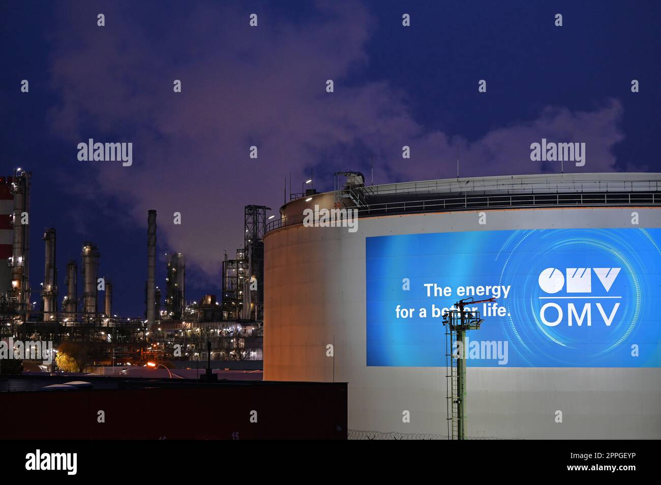 OMV refinery in Schwechat at night Stock Photo - Alamy