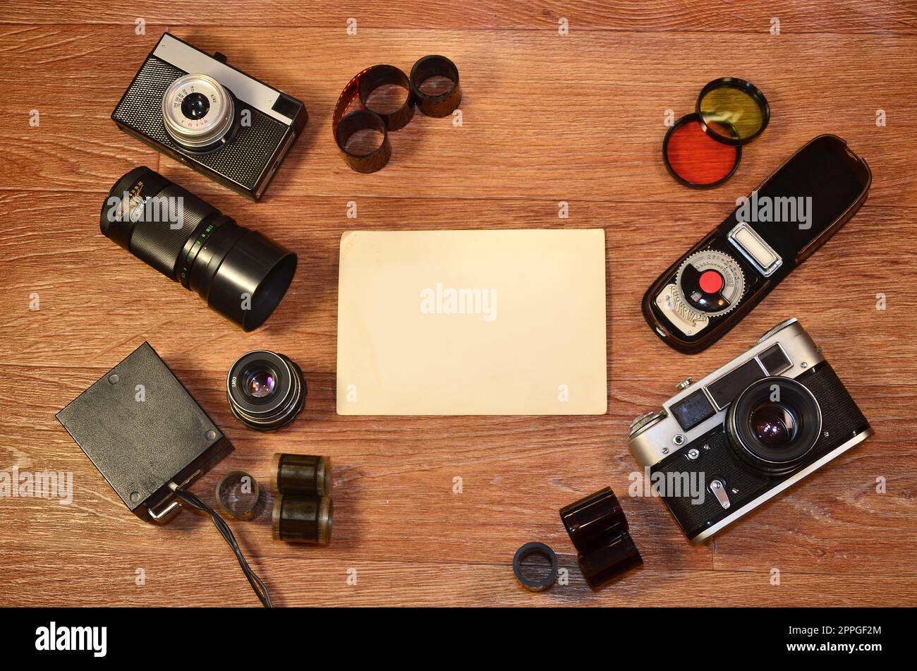 Vintage film photography equipment hi-res stock photography and images ...