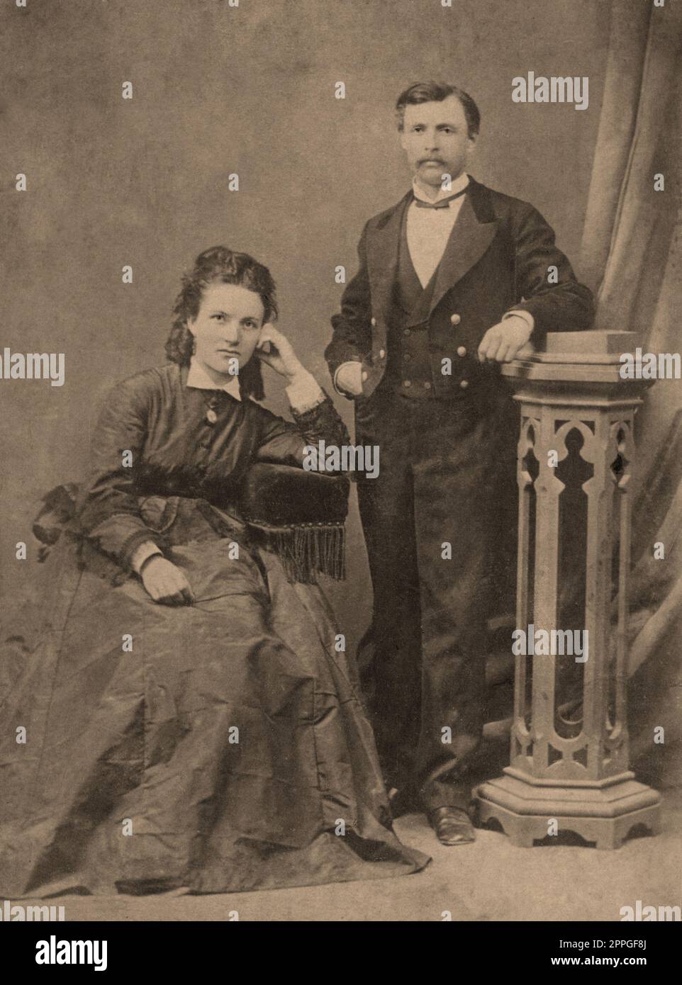 18th century portrait married couple hi-res stock photography and ...