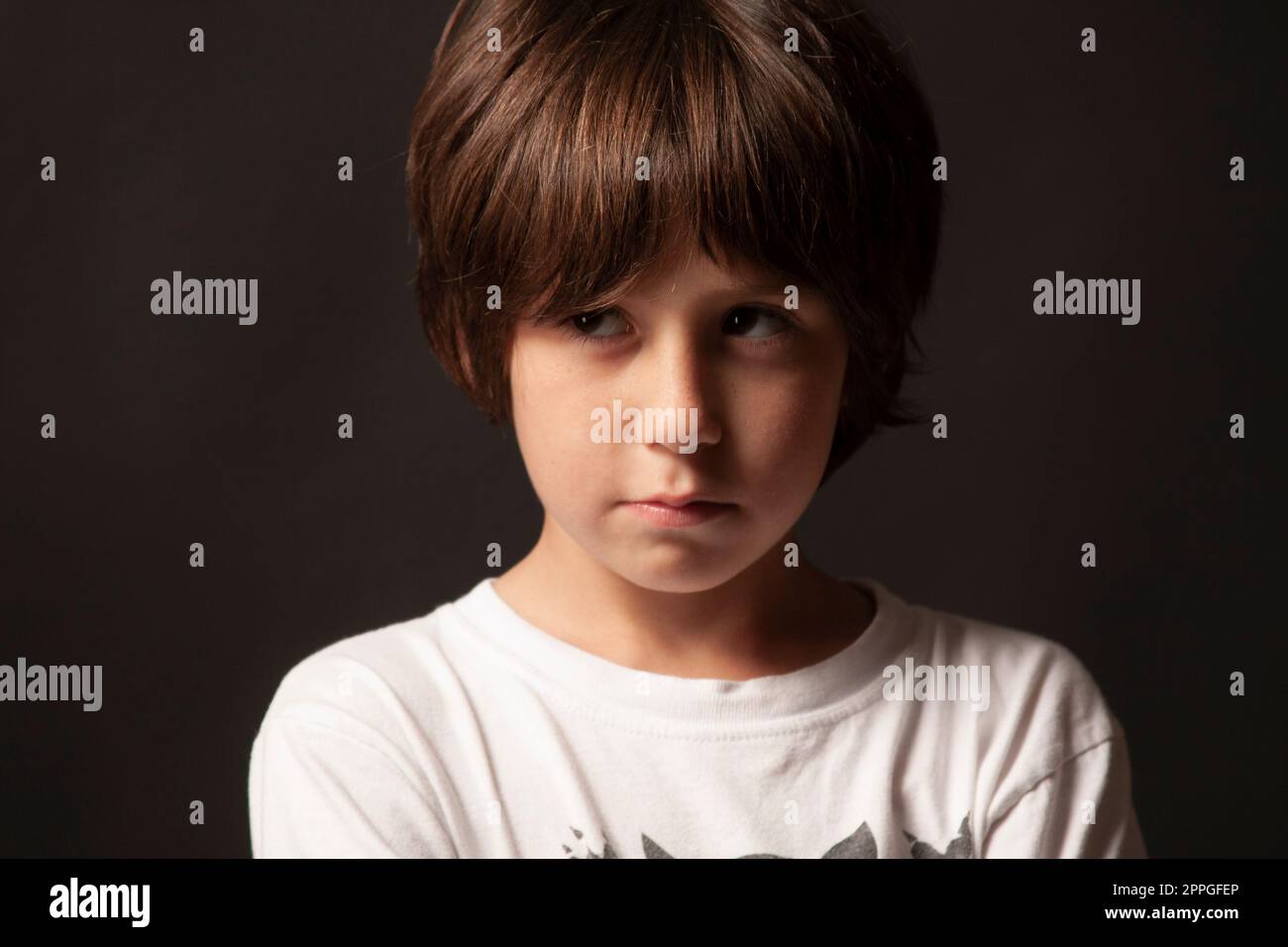 Looking out of the corner of eye hi-res stock photography and images ...