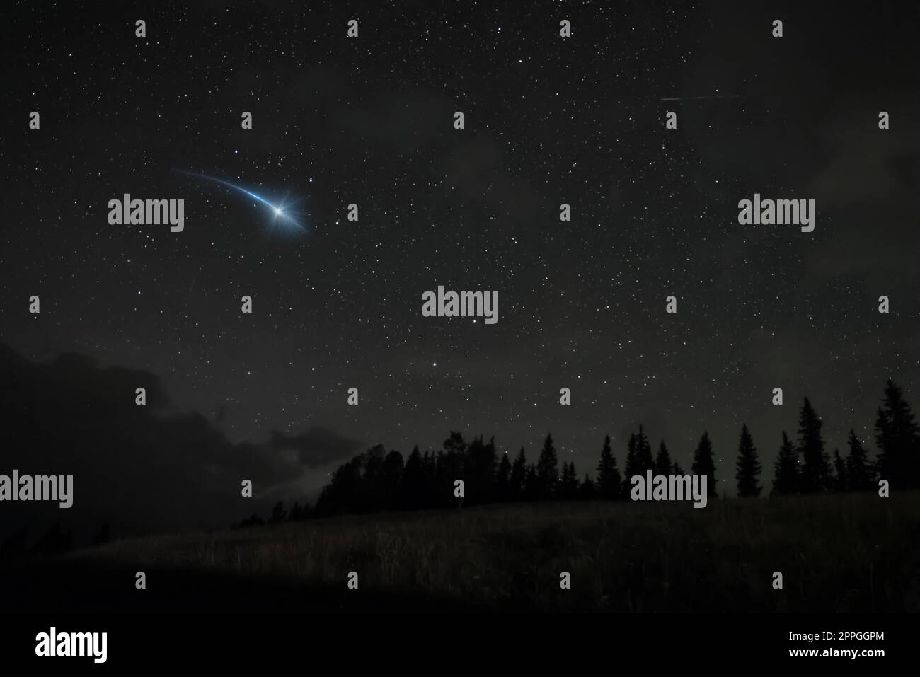 Shooting star clouds hi-res stock photography and images - Alamy