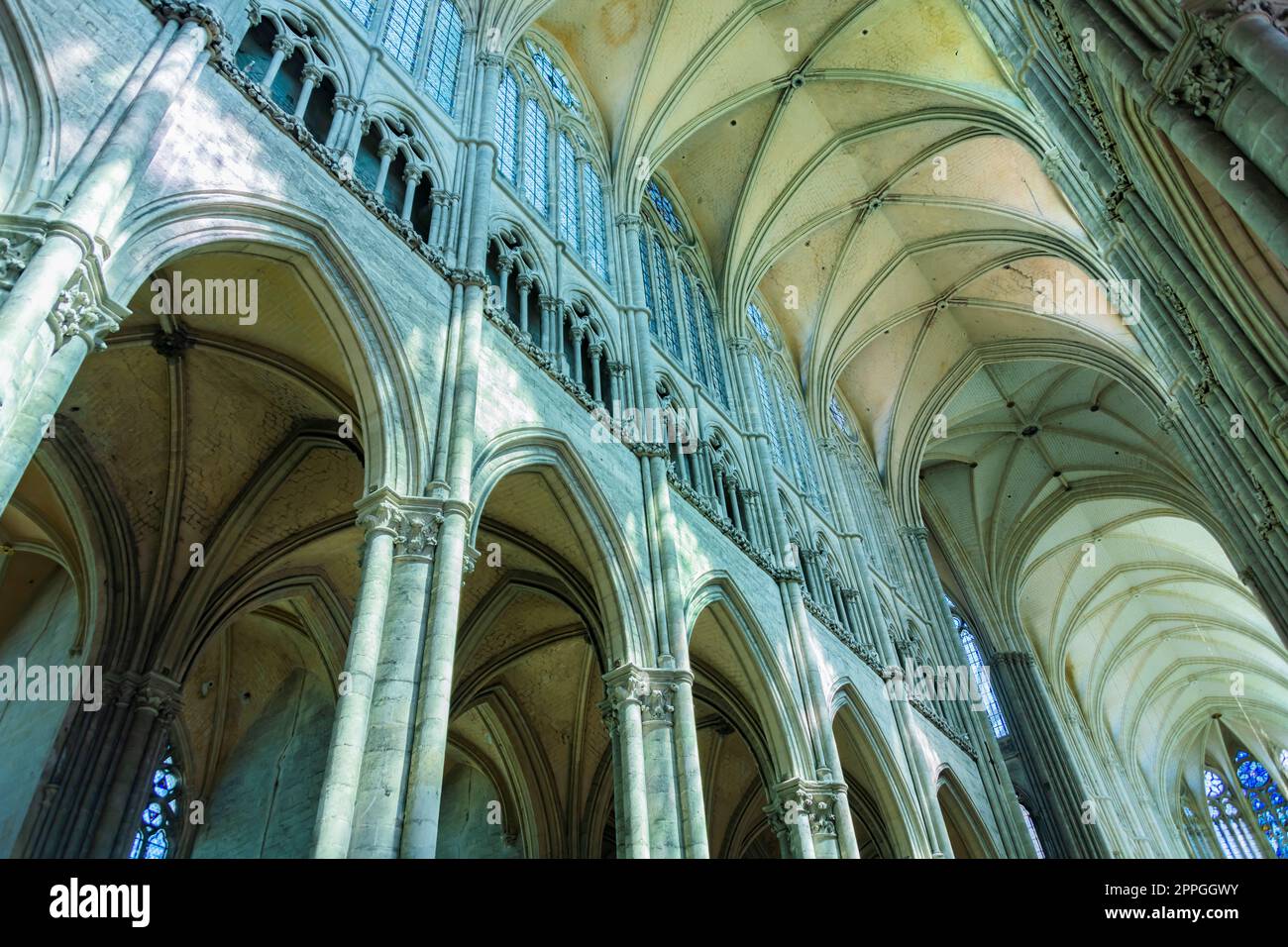 The interior of Amiens Cathedral, France Stock Photo - Alamy