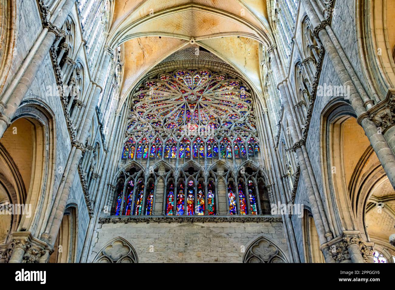 The interior of Amiens Cathedral, France Stock Photo - Alamy