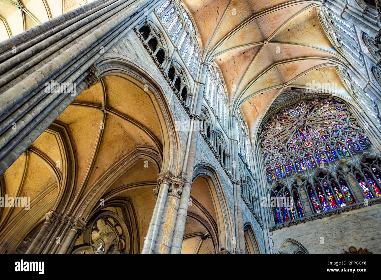 The interior of Amiens Cathedral, France Stock Photo - Alamy