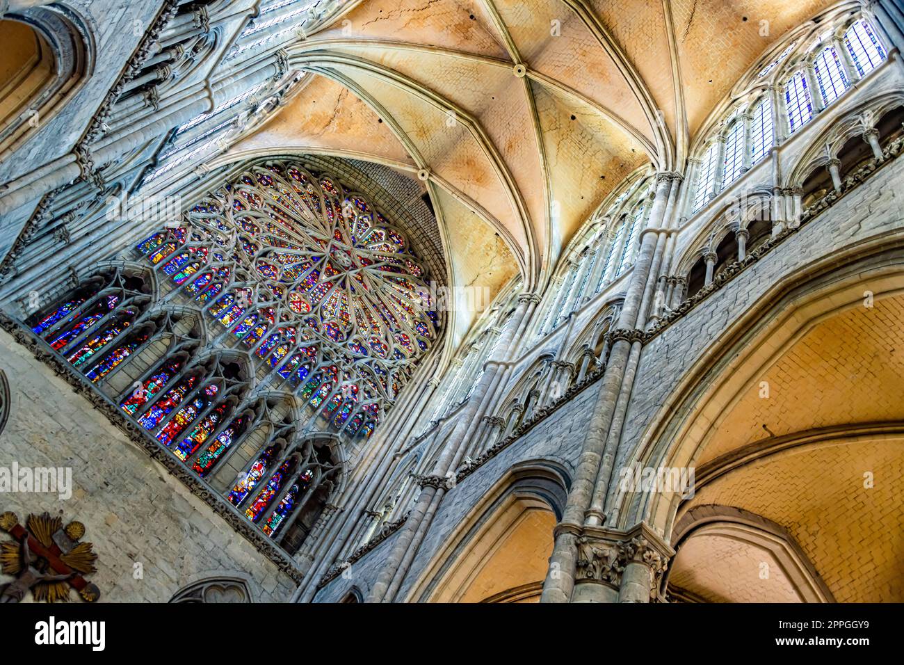 The interior of Amiens Cathedral, France Stock Photo - Alamy