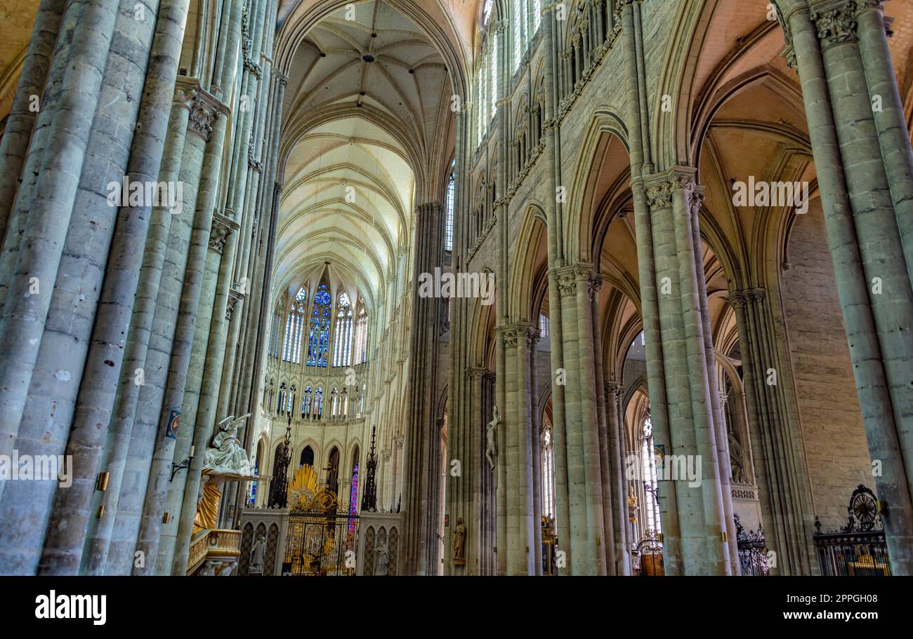 Cathedral of amiens, interior hi-res stock photography and images - Alamy
