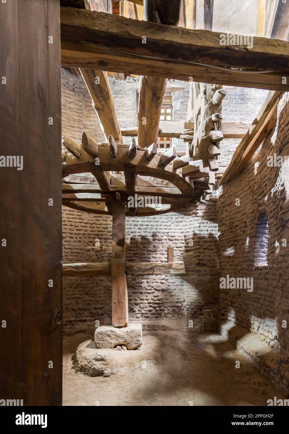 Old mill door hi-res stock photography and images - Alamy