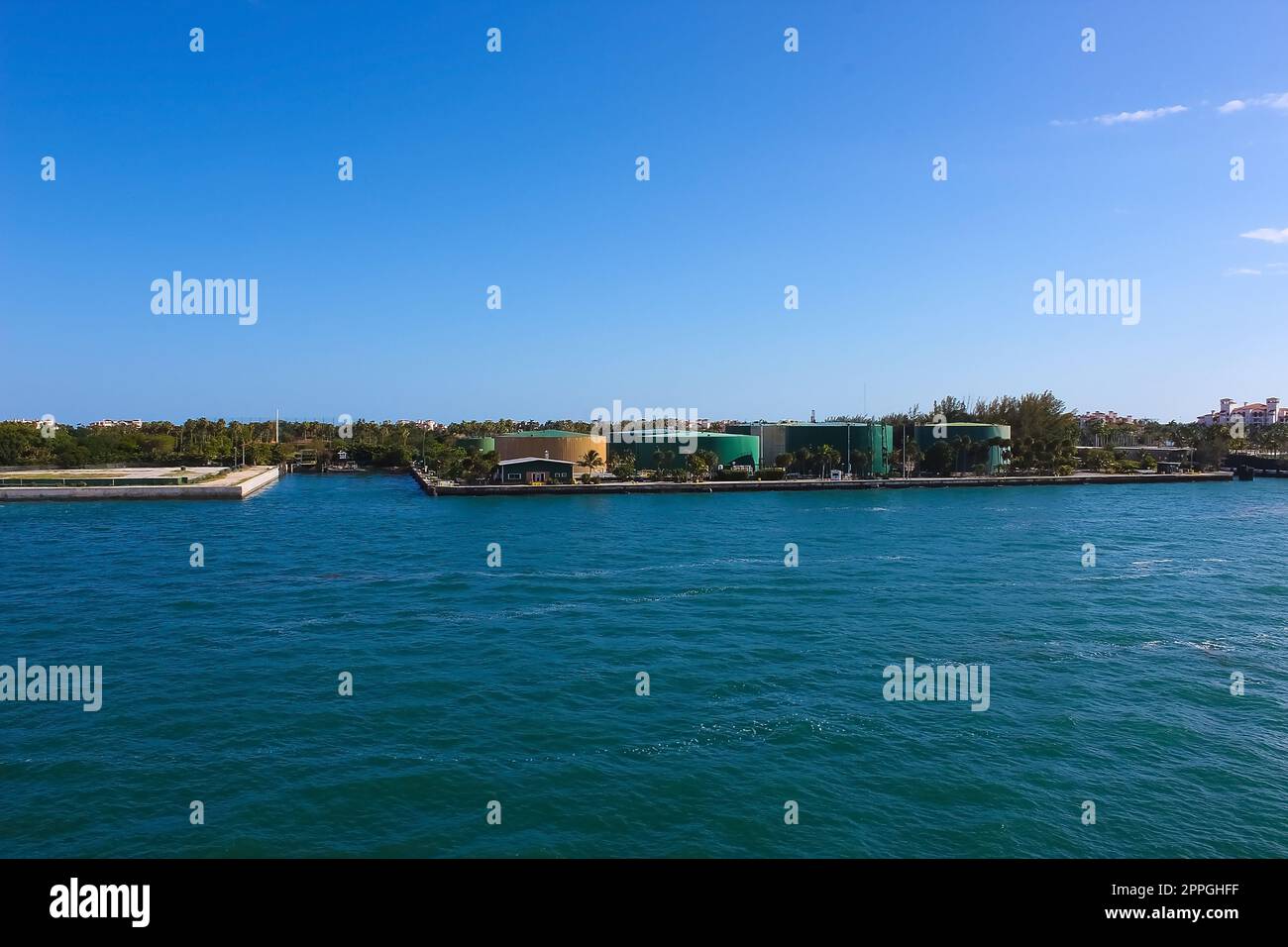 Luxury apartments in port of Miami Stock Photo - Alamy
