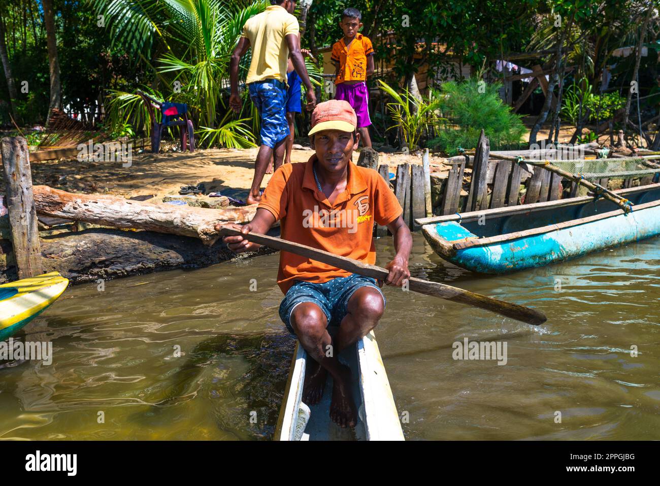 Guide canoe hi-res stock photography and images - Alamy