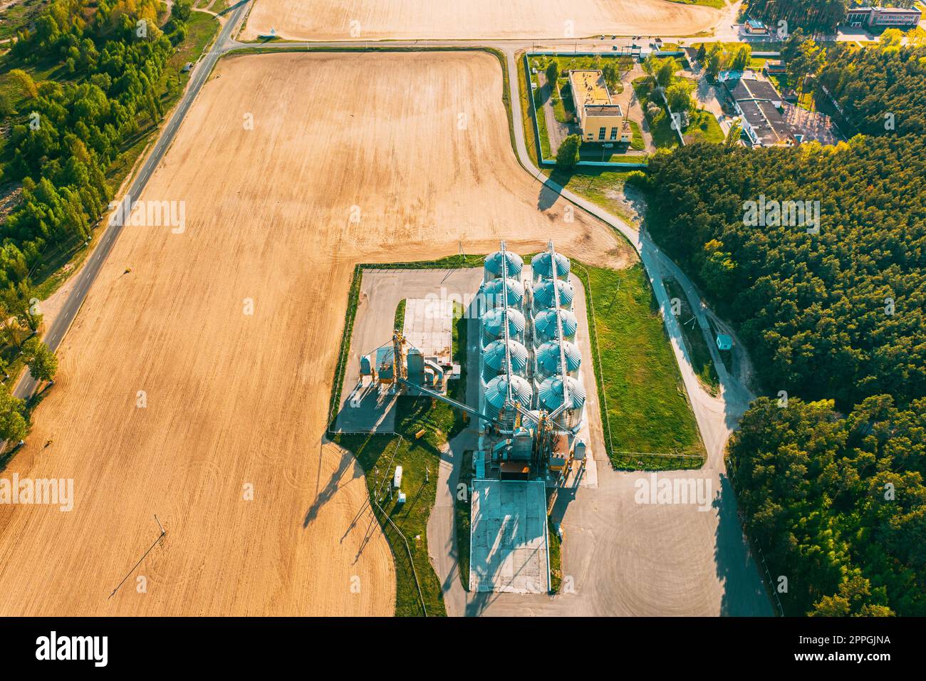 Top aerial view grain elevator hi-res stock photography and images - Alamy
