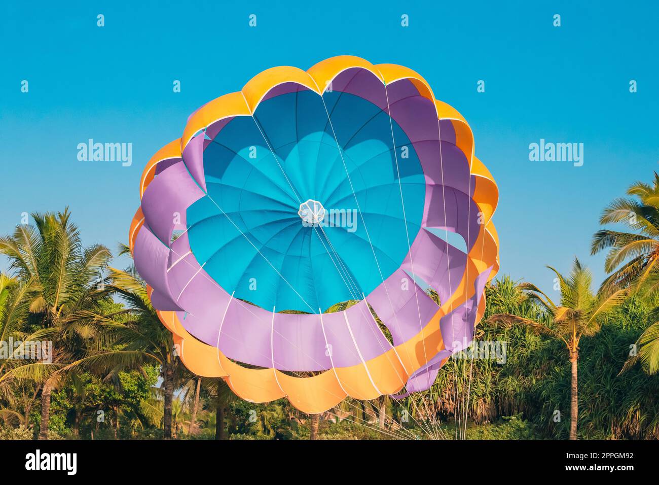 Paratrooper parachute on sky hi-res stock photography and images - Alamy