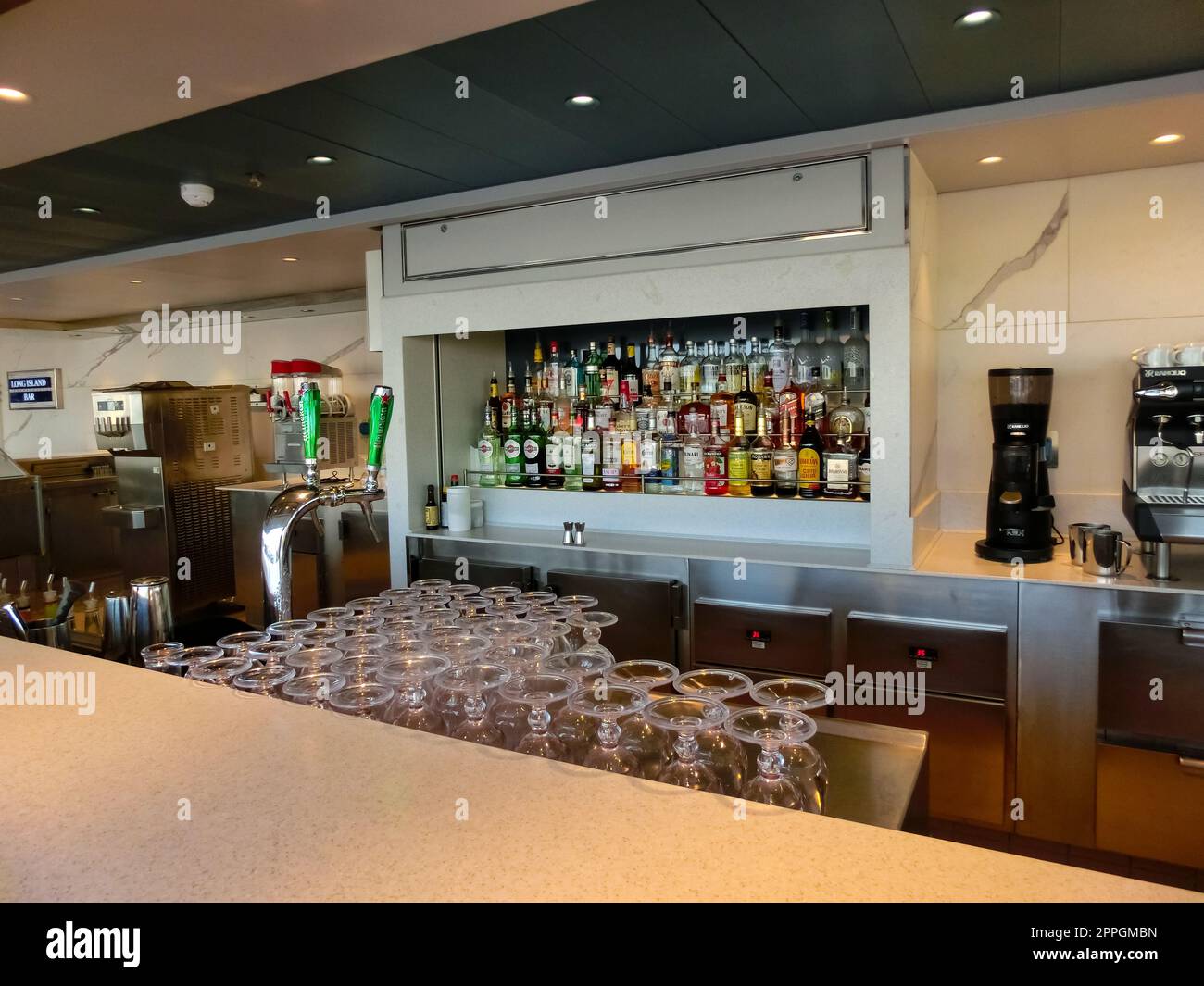 Msc cruise inside bar hi-res stock photography and images - Alamy