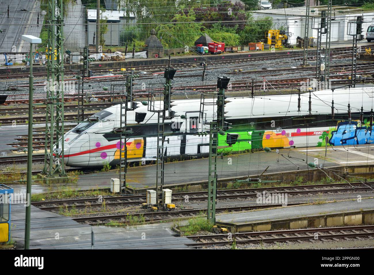 Deutsche bahn 9 euro hi-res stock photography and images - Alamy