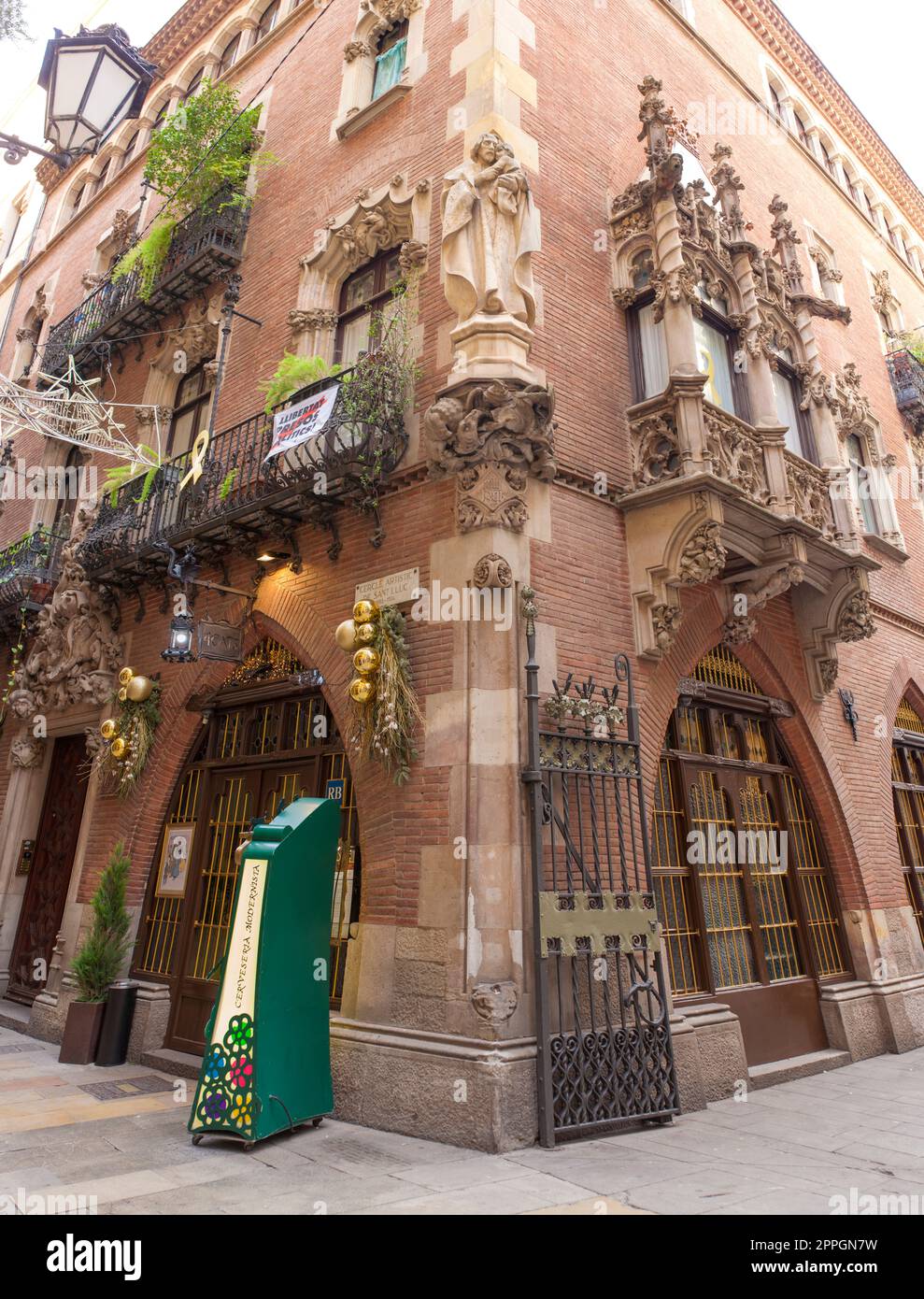 Quatre gats cafe barcelona hi-res stock photography and images - Alamy