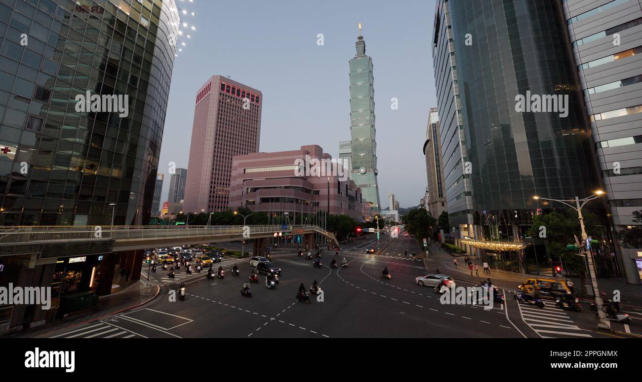 Taipei, Taiwan 11 April 2022: Taipei city skyline in the evening Stock ...