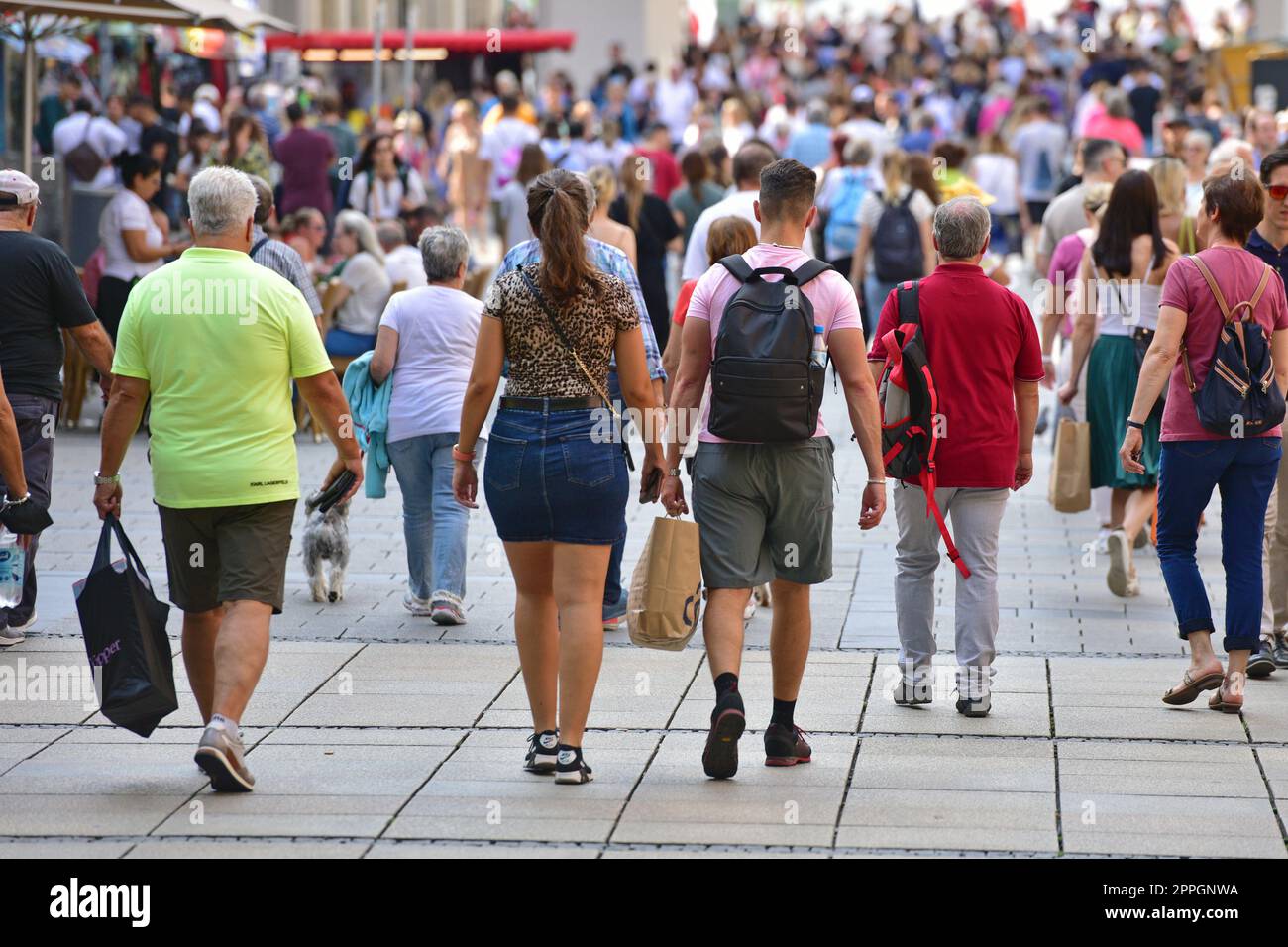 Street scene in Munich with many people walking Stock Photo - Alamy