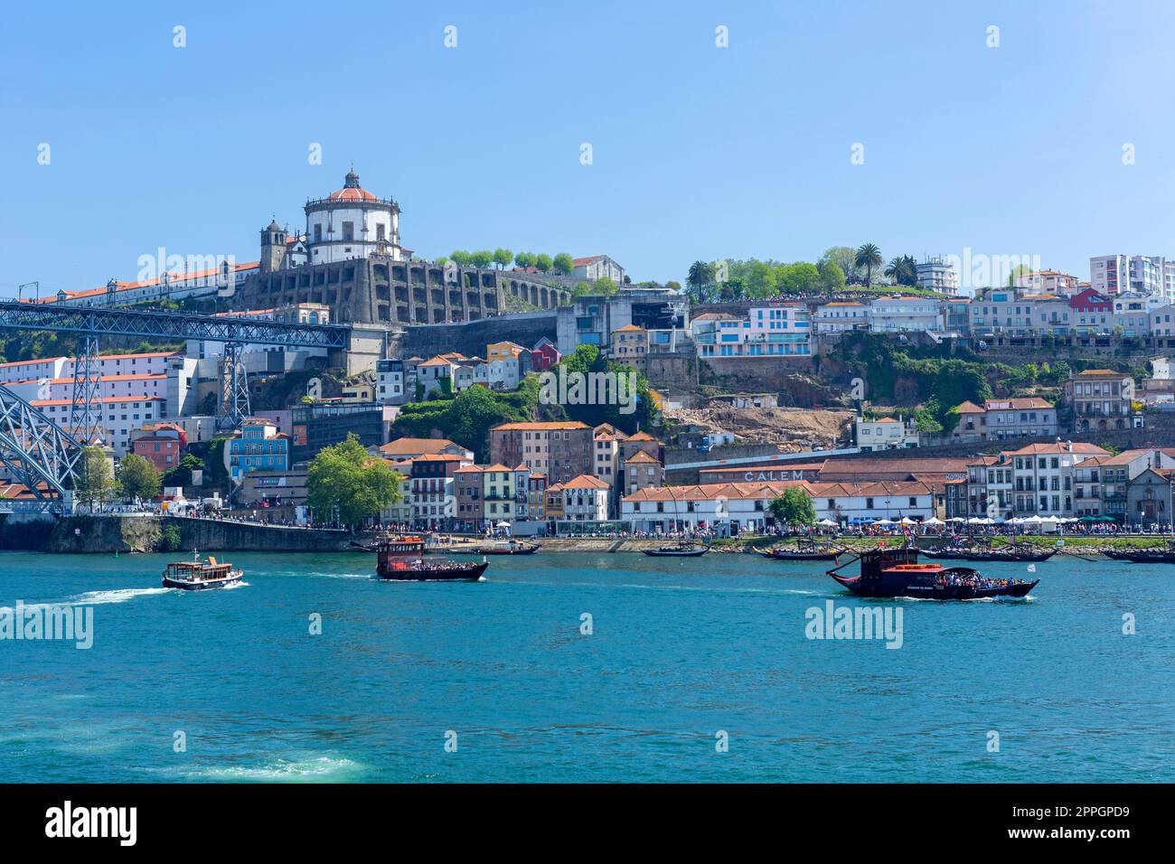 Riverside quay in porto hi-res stock photography and images - Alamy