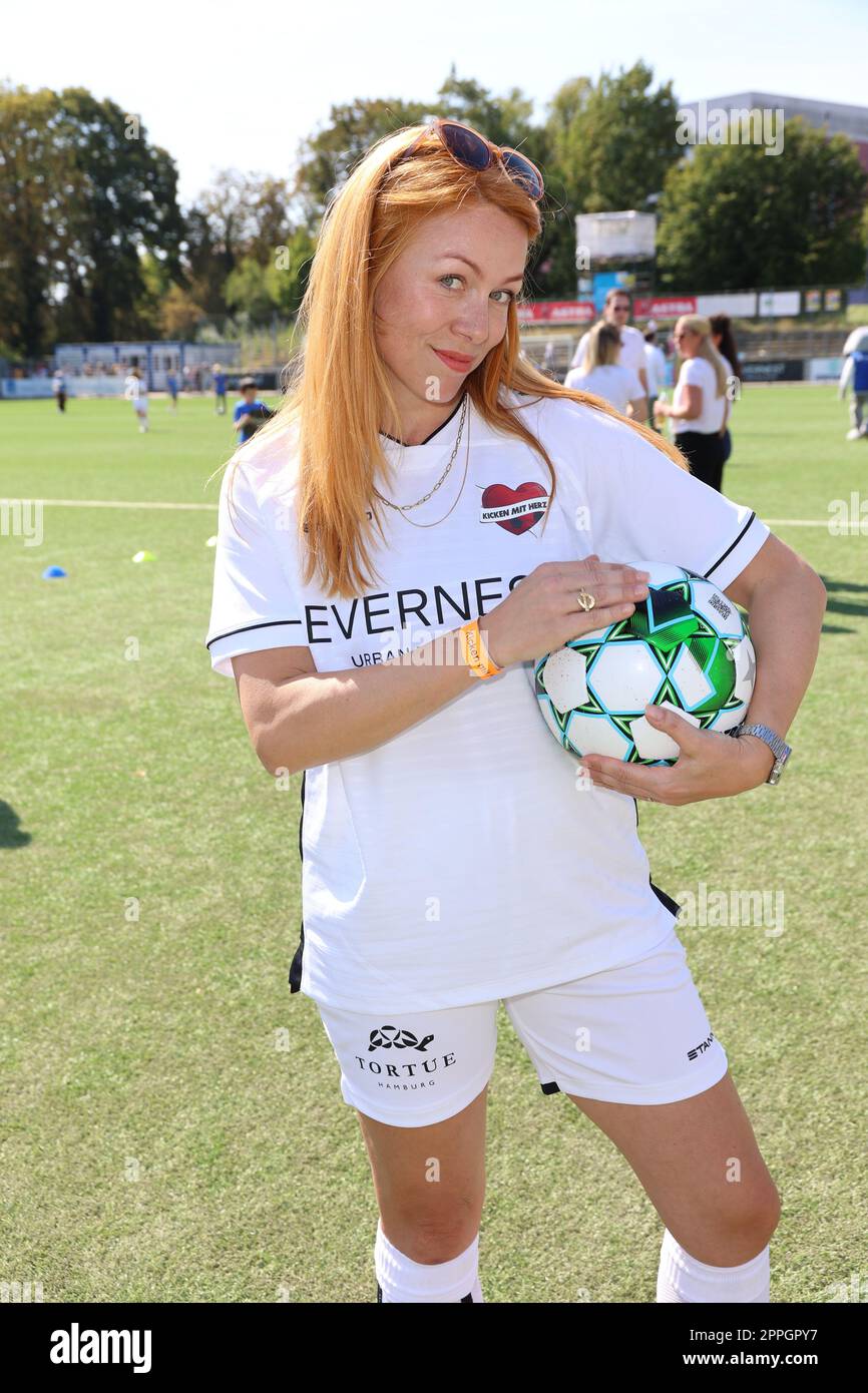 Esther Roling, Kicken mit Herz der Charity Kick zu Gunsten des ...