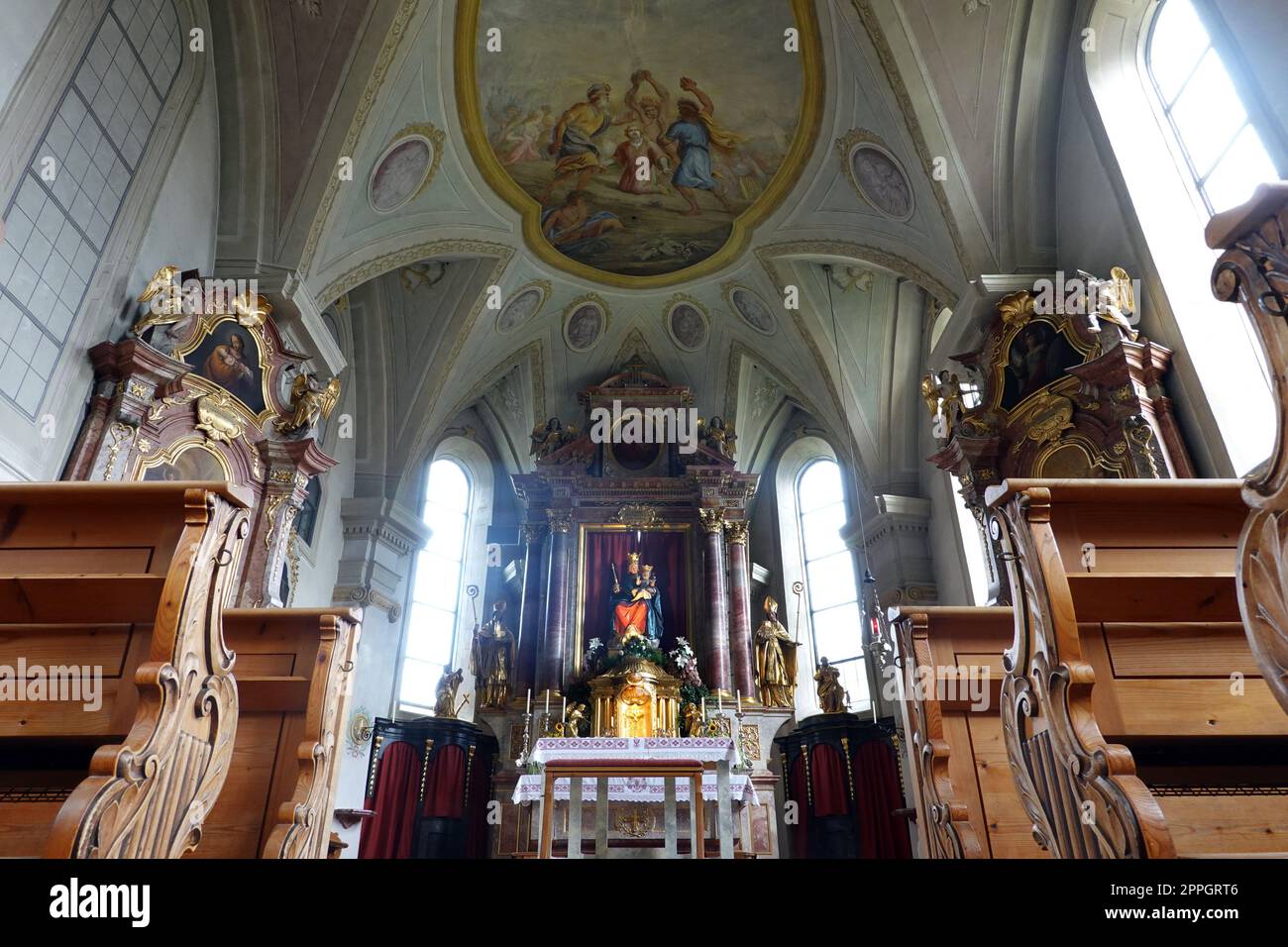 Katholische Pfarrkirche St. Stephanus Kirchdorf Stock Photo - Alamy