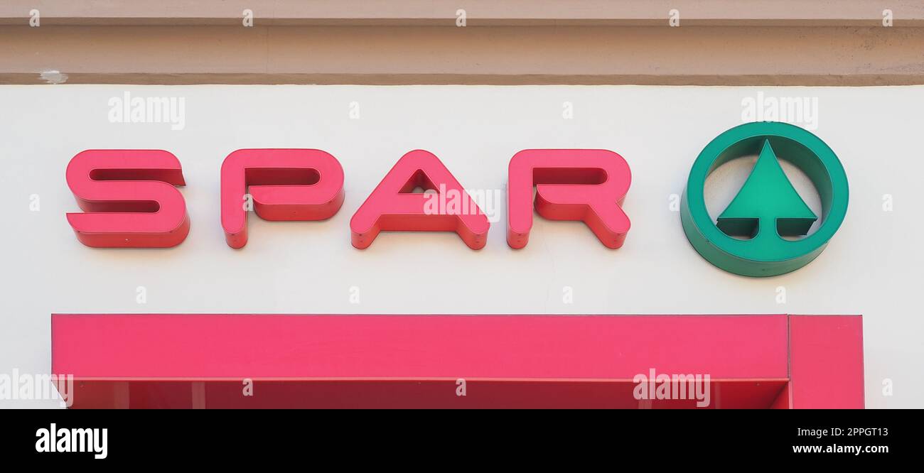 Spar shop sign hi-res stock photography and images - Alamy