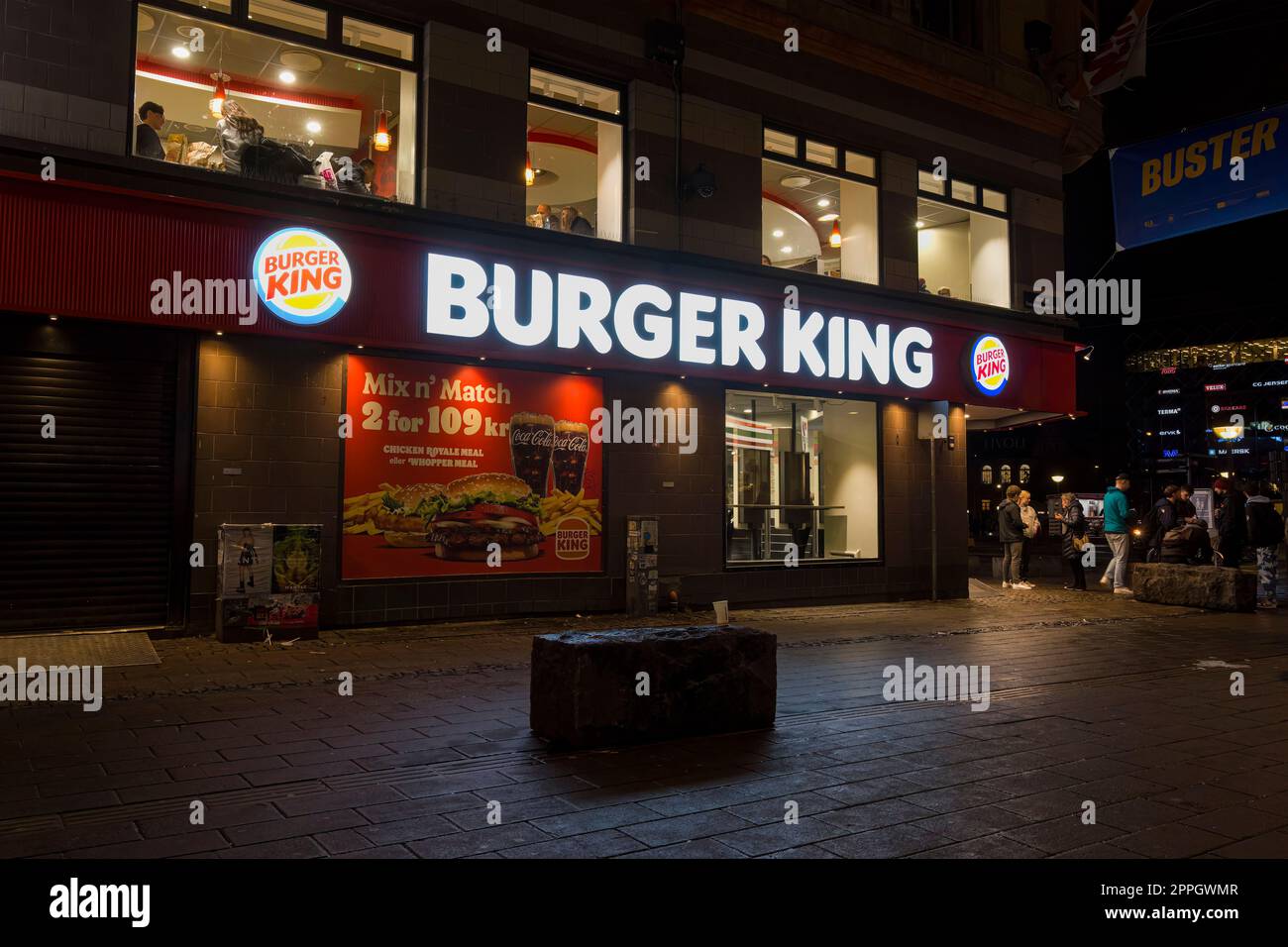 Burger king at night hi-res stock photography and images - Alamy