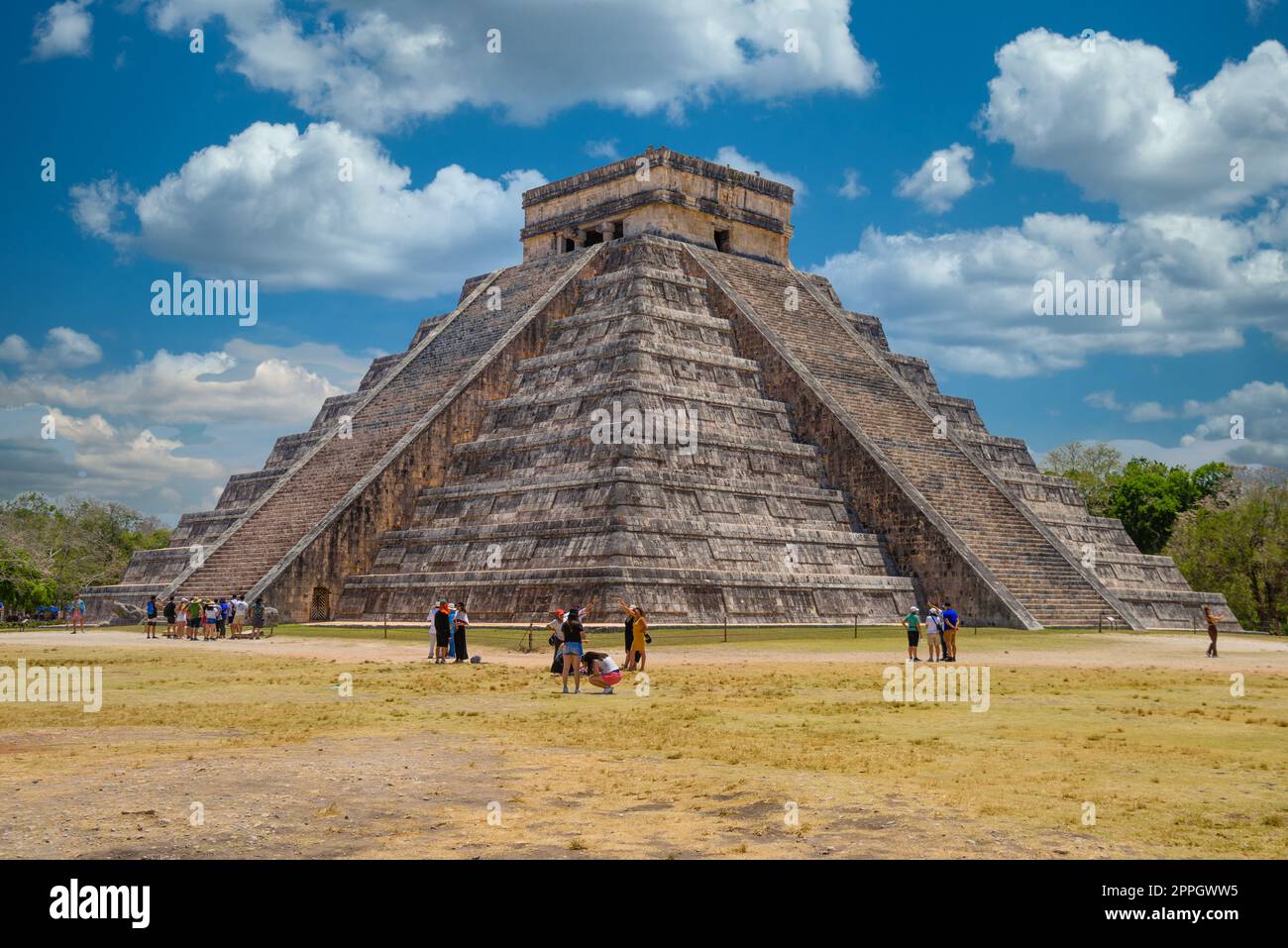 Temple Pyramid of Kukulcan El Castillo, Chichen Itza, Yucatan, Mexico ...