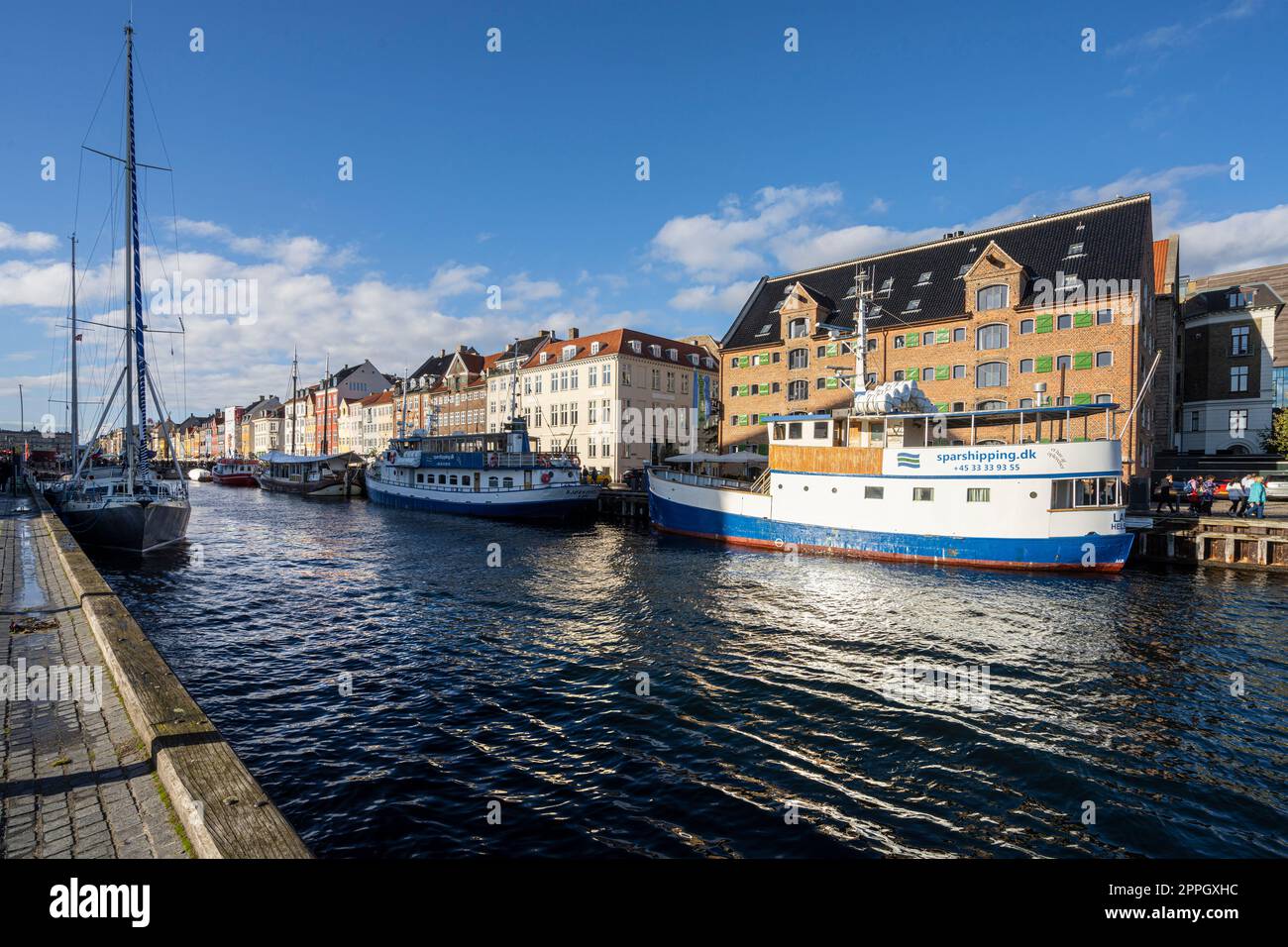 Nyhavn old port in Copenhagen, Denmark Stock Photo - Alamy