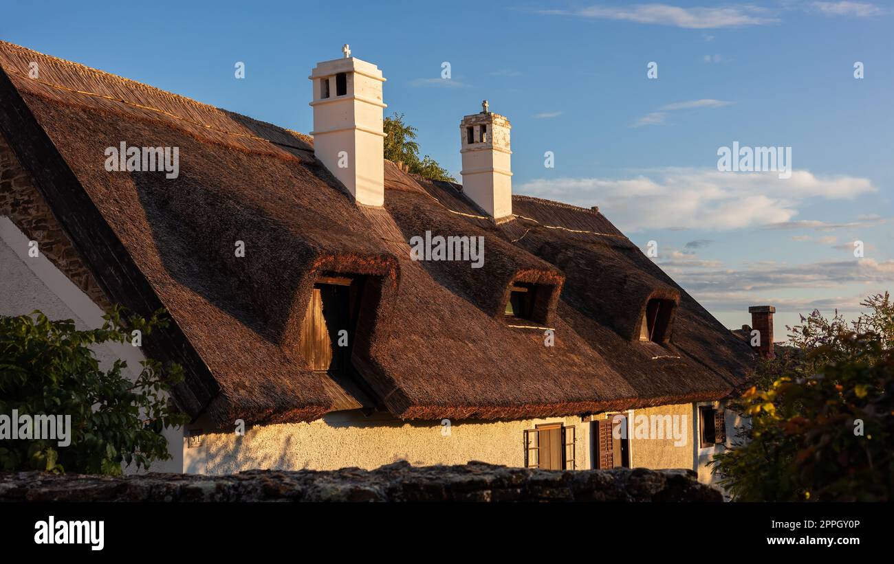 Roof from reed hi-res stock photography and images - Alamy