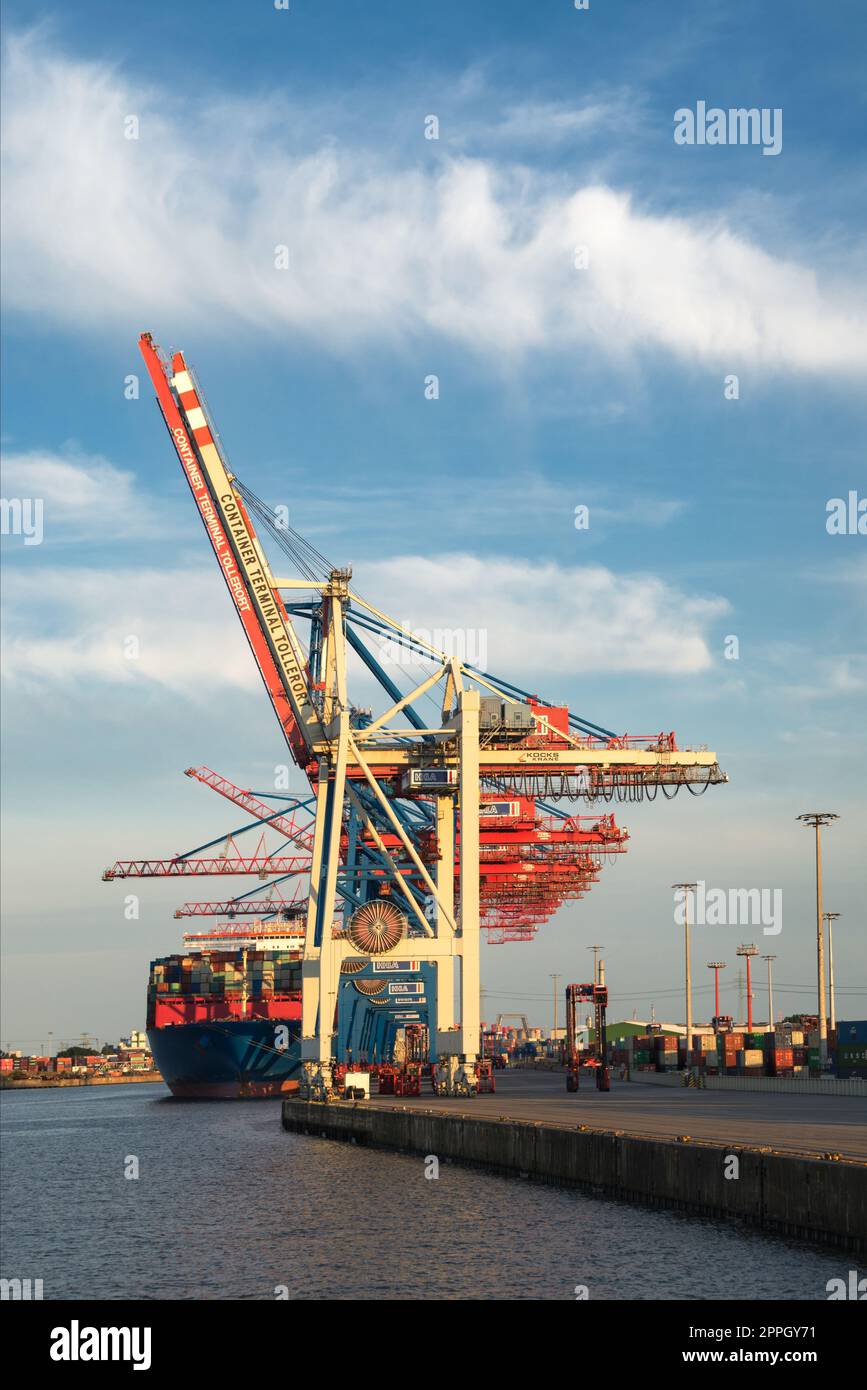 Hamburg Harbour Container Terminal Stock Photo - Alamy