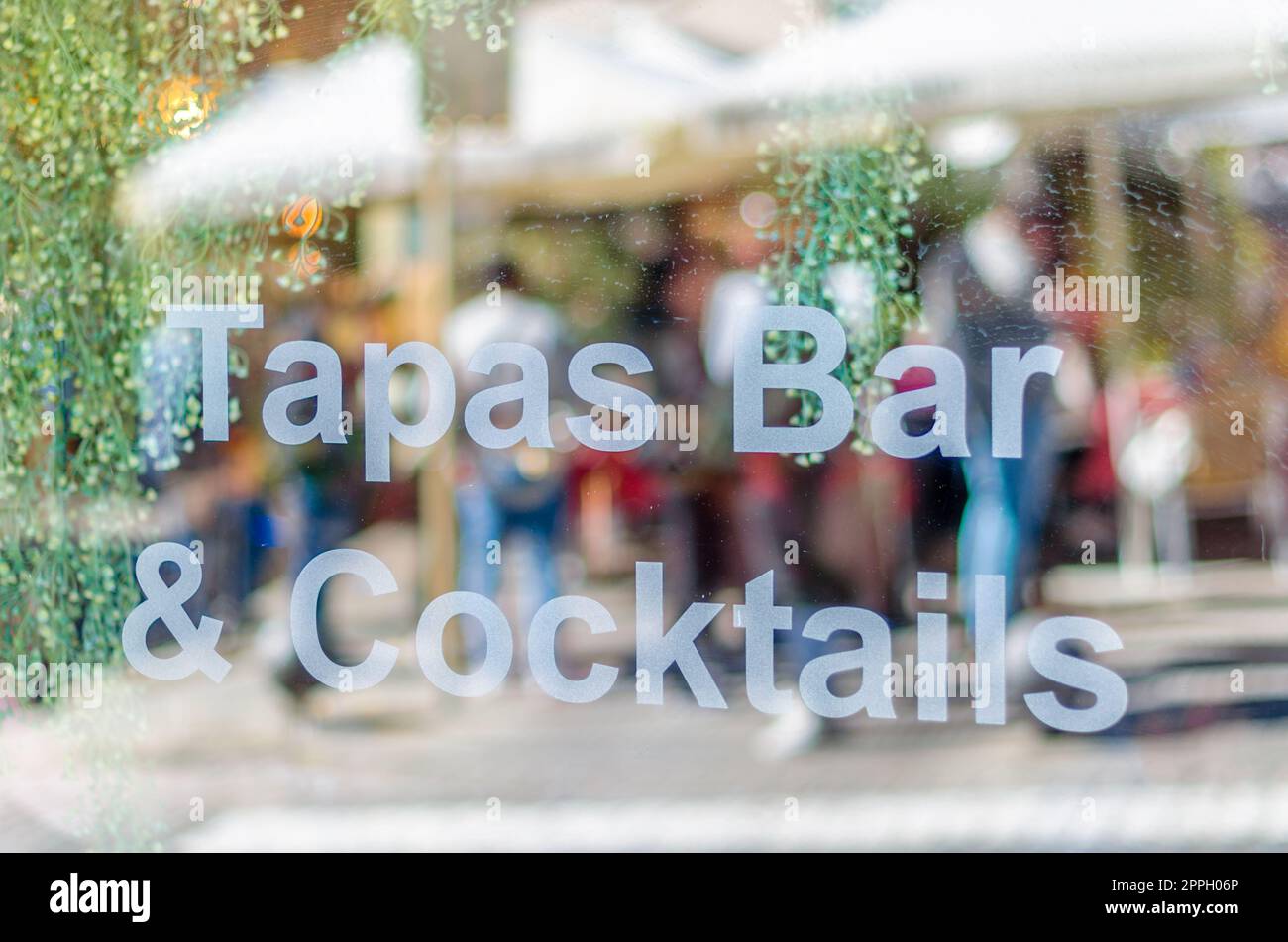 Tapas bar sign hi-res stock photography and images - Alamy