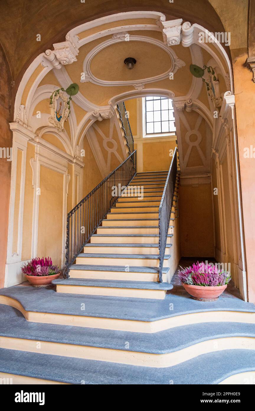 Italian stairway hi-res stock photography and images - Alamy