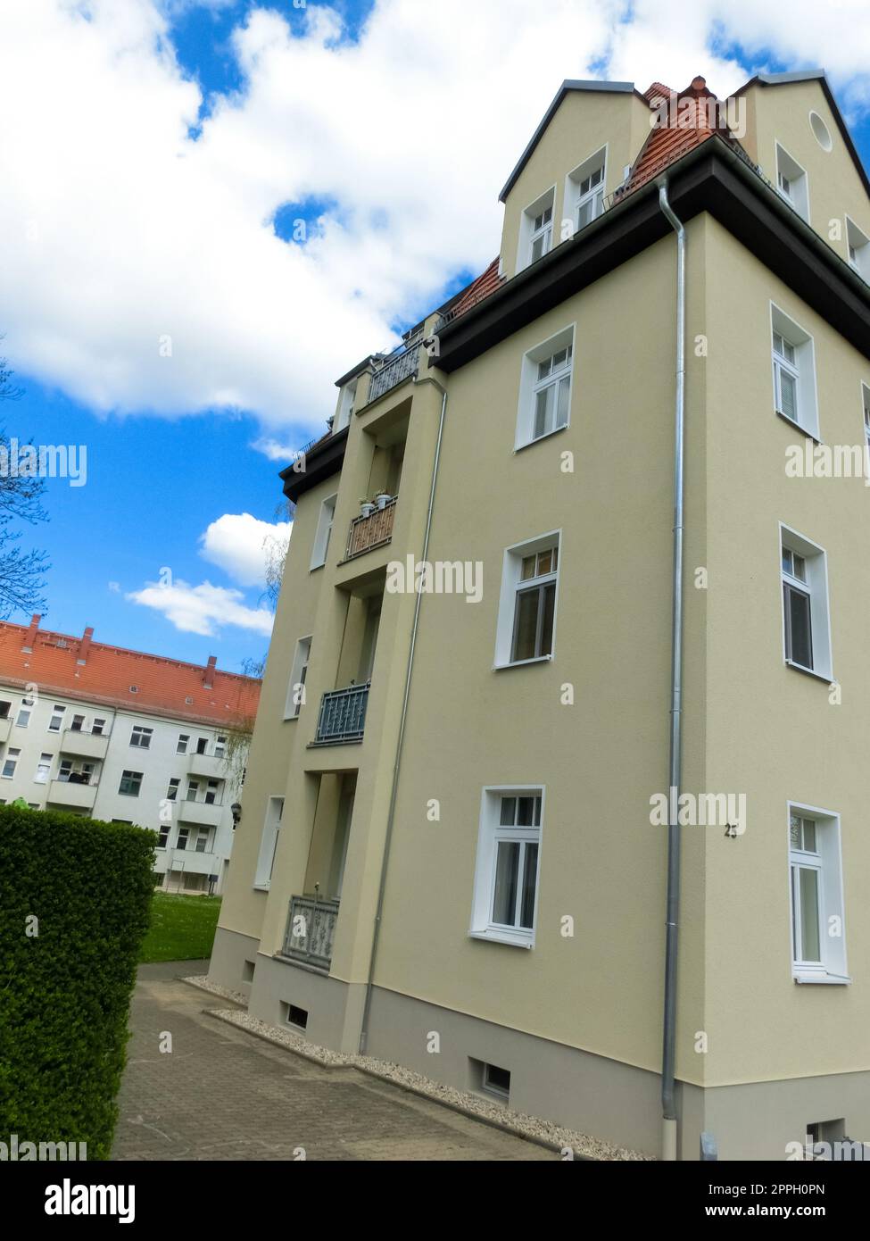 Contemporary Residential Building Exterior in the Daylight Stock Photo ...