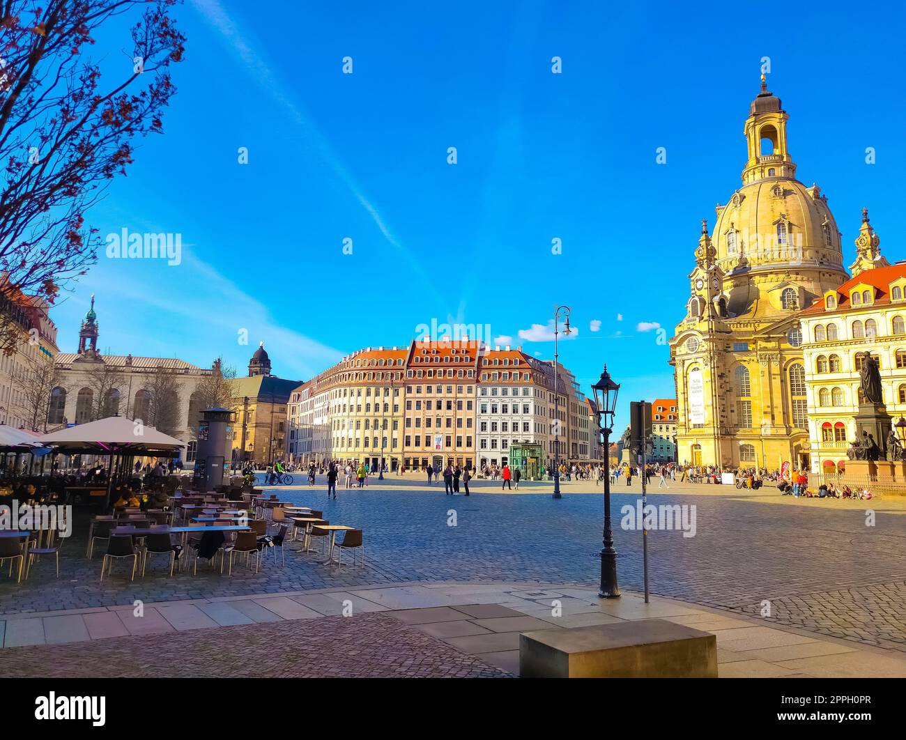 New Market square Neumarkt and Frauenkirche Church of Our Lady in ...