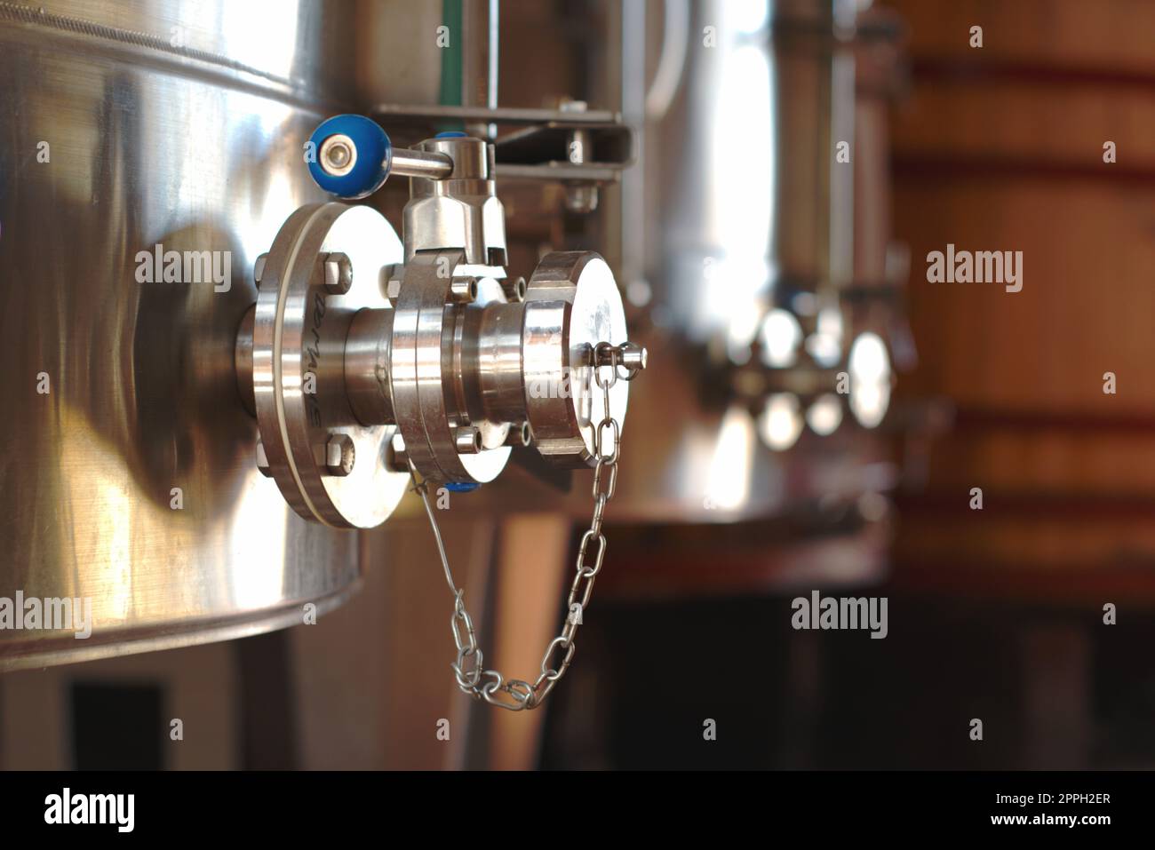 Stainless steel wine vat hi-res stock photography and images - Alamy