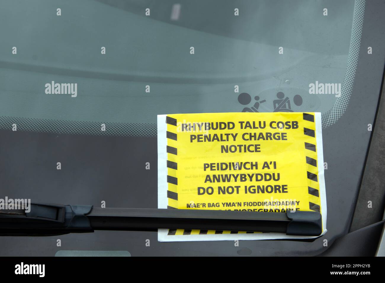 Wales, parking ticket on windscreen of car Stock Photo - Alamy Wales, parking ticket on windscreen of car Stock Photo - Alamy