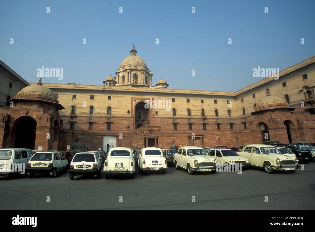 the architecture of the President Estate Rashtrapati Bhavan in the city ...