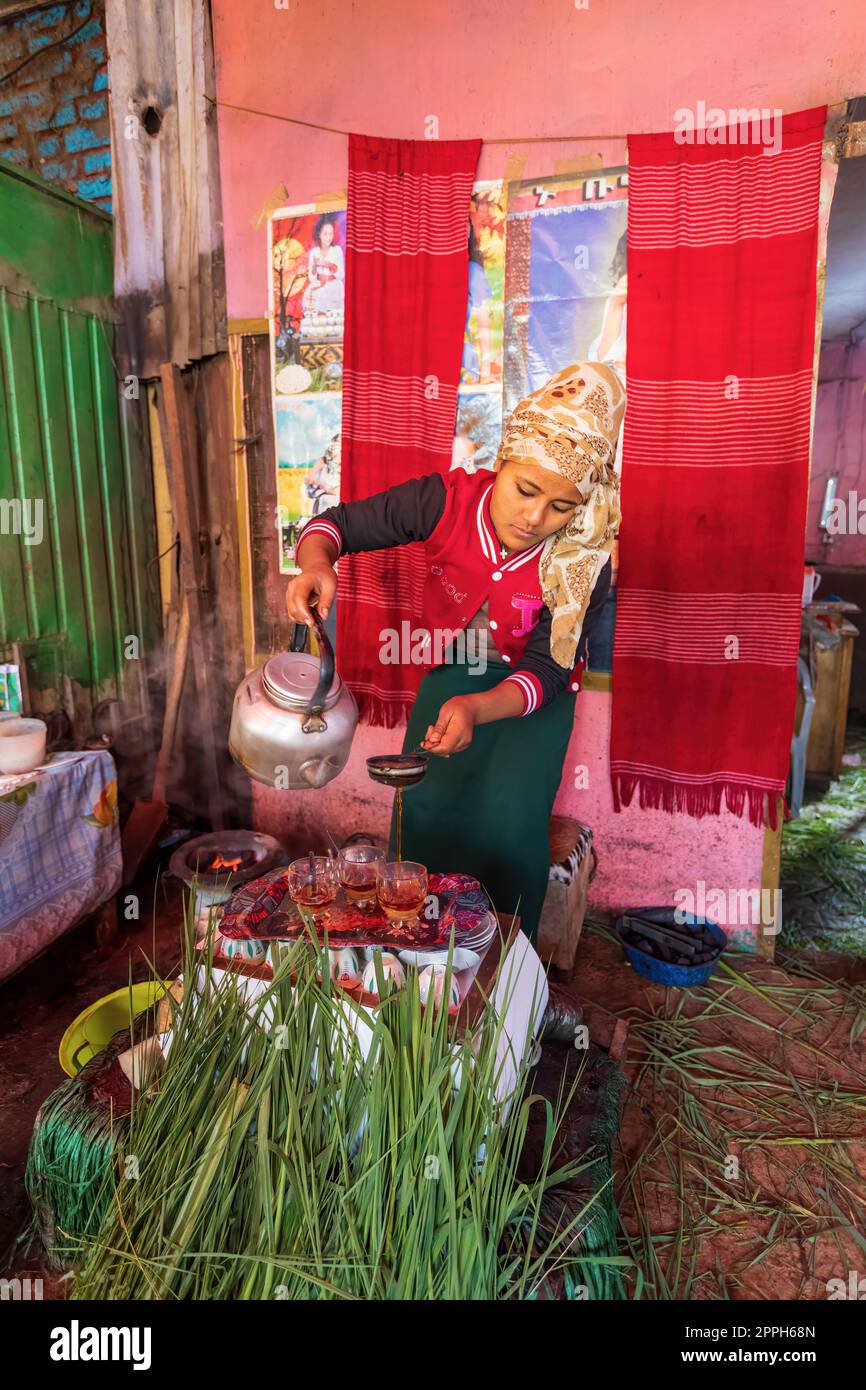 Women preparing traditional bunna coffee, Dembecha, Ethiopia Stock ...