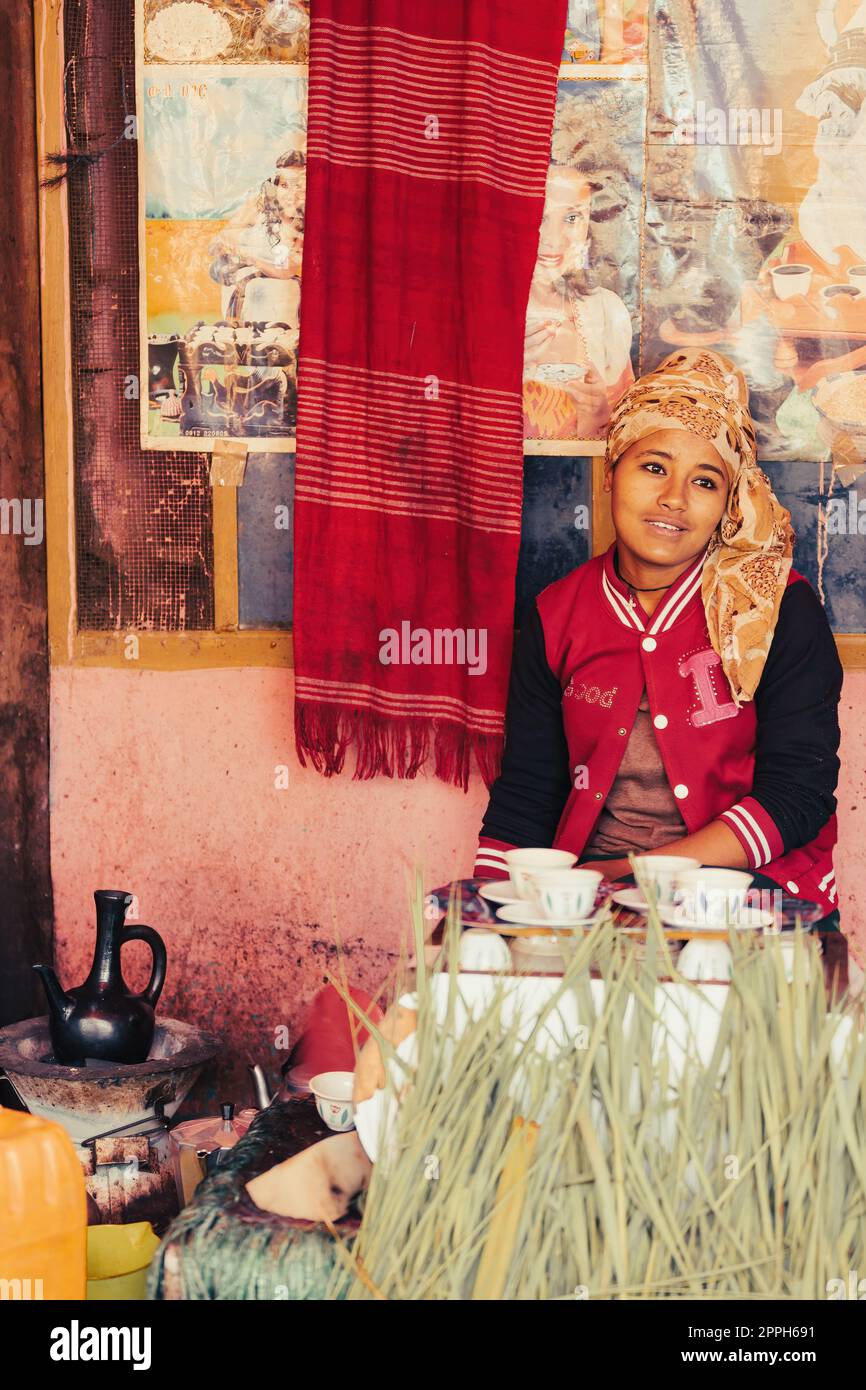 Women preparing traditional bunna coffee, Dembecha, Ethiopia Stock ...