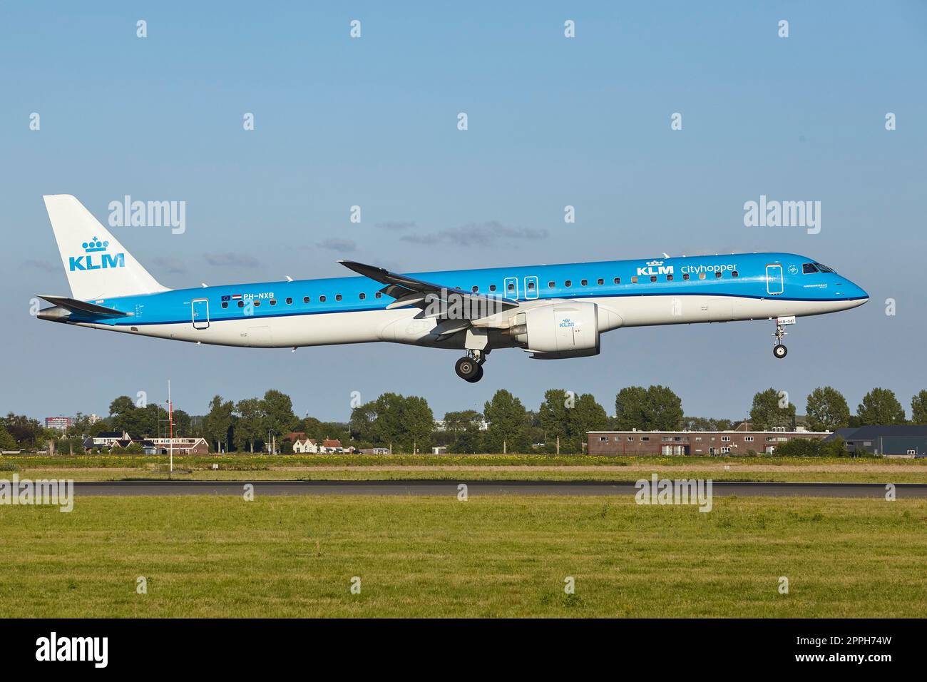 Amsterdam Airport Schiphol - Embraer E195-E2 of KLM Cityhopper lands ...