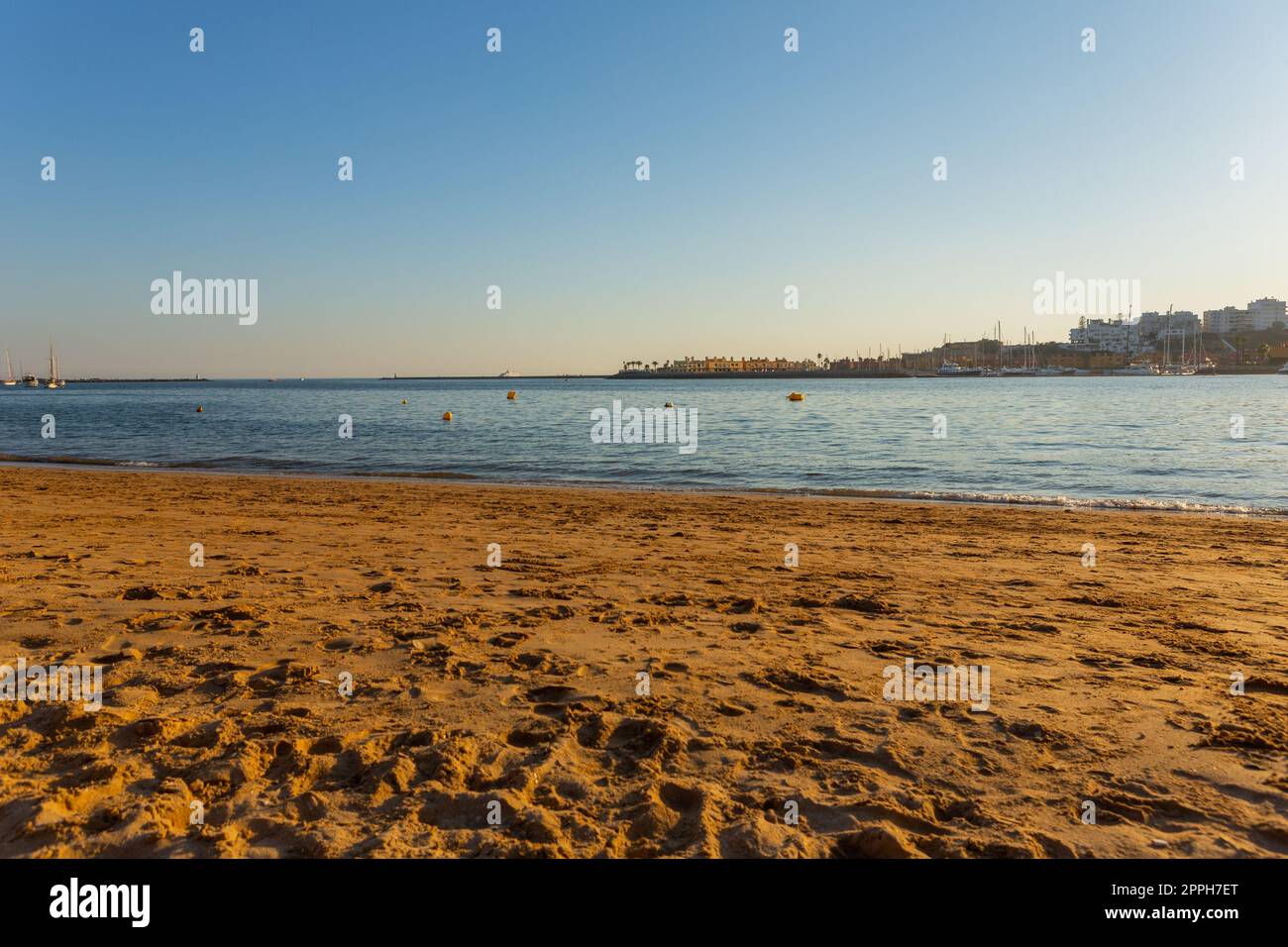 Ferragudo praia grande hi-res stock photography and images - Alamy