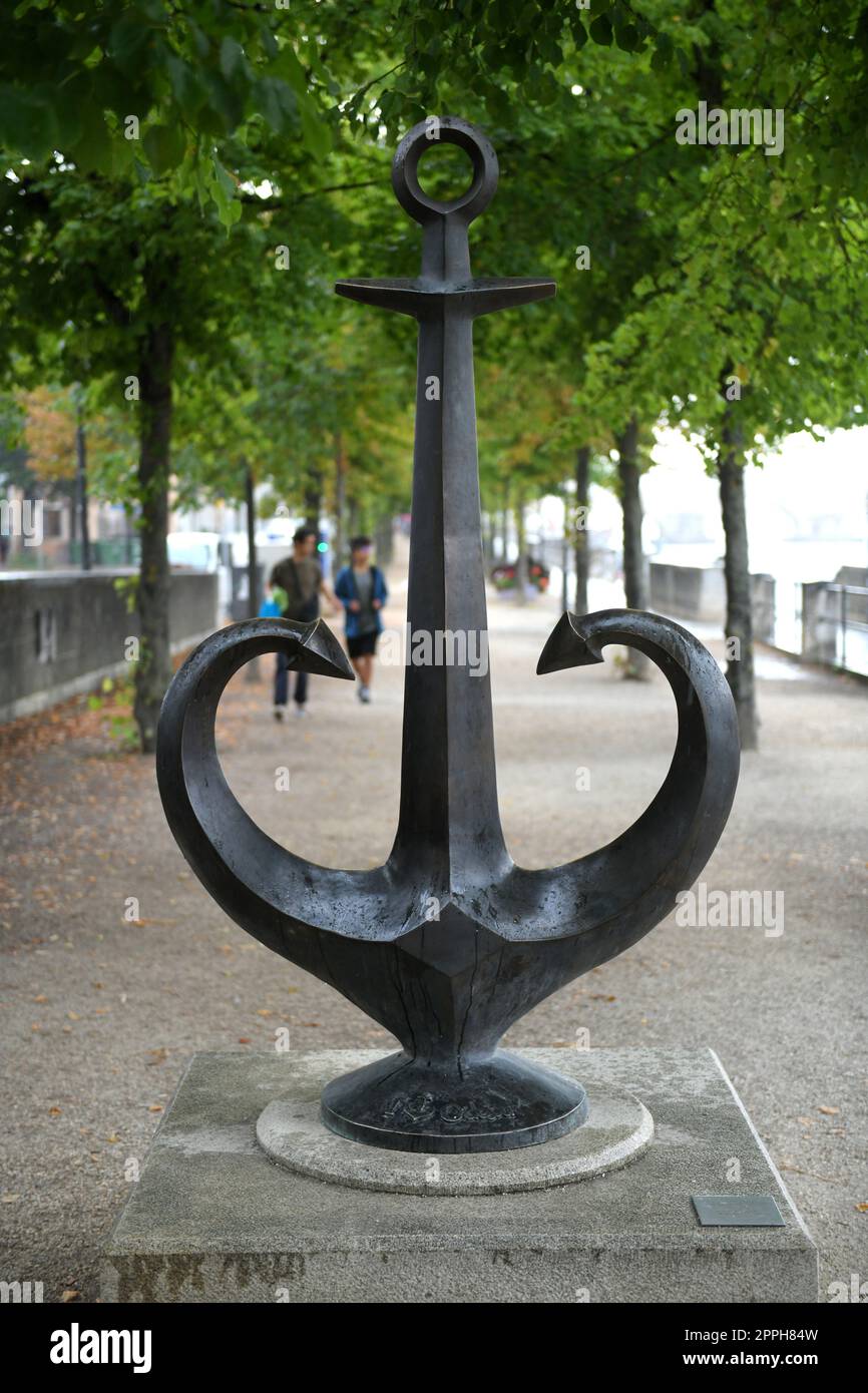 Shore anchor hi-res stock photography and images - Alamy