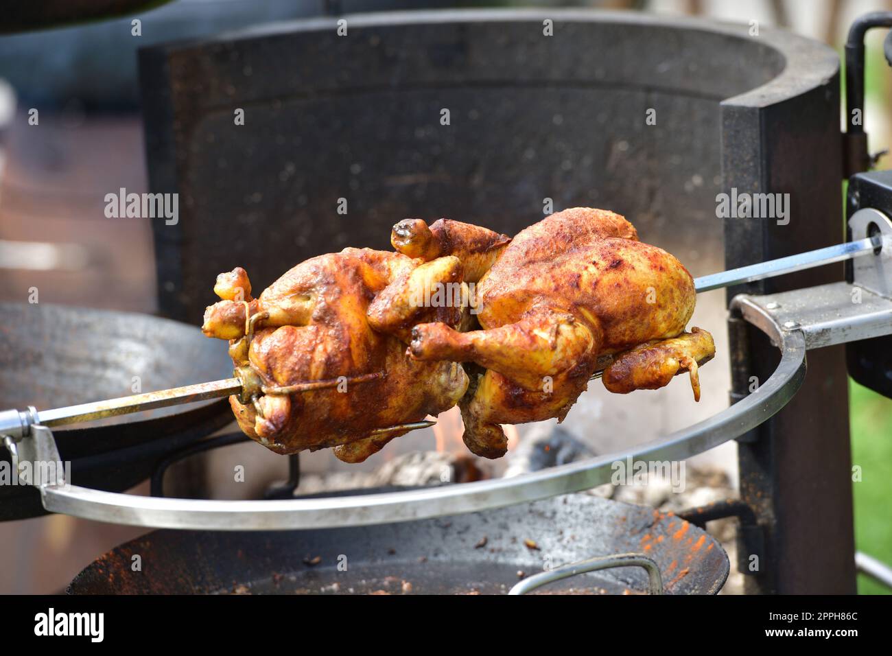 Chicken fried on grill hi-res stock photography and images - Alamy