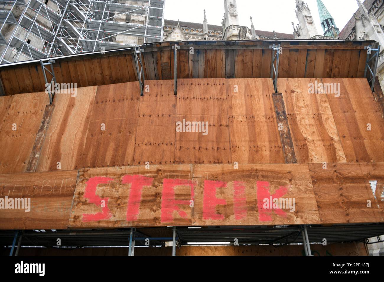 Inscription wall hi-res stock photography and images - Alamy