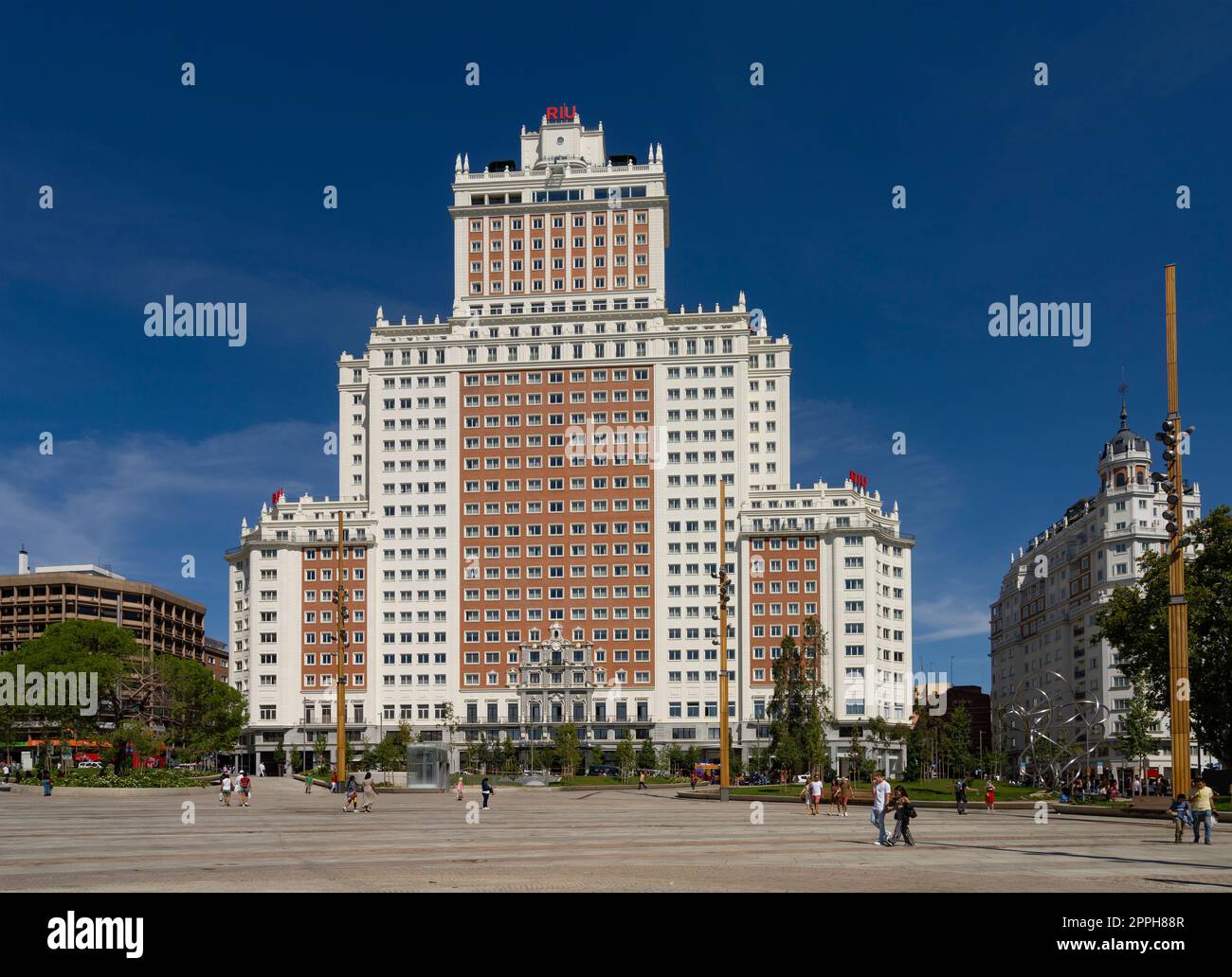 Riu Plaza Espana hotel building in Madrid, Spain Stock Photo - Alamy